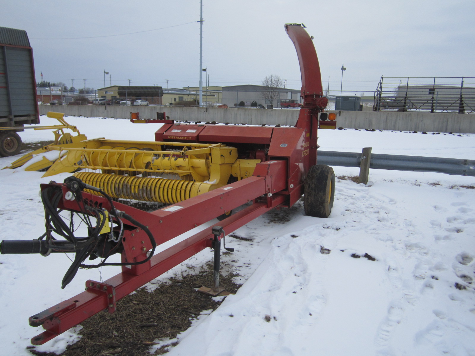 Lot 88 - New Holland FP 230 Chopper, hay pick-up, processor, Metal ...