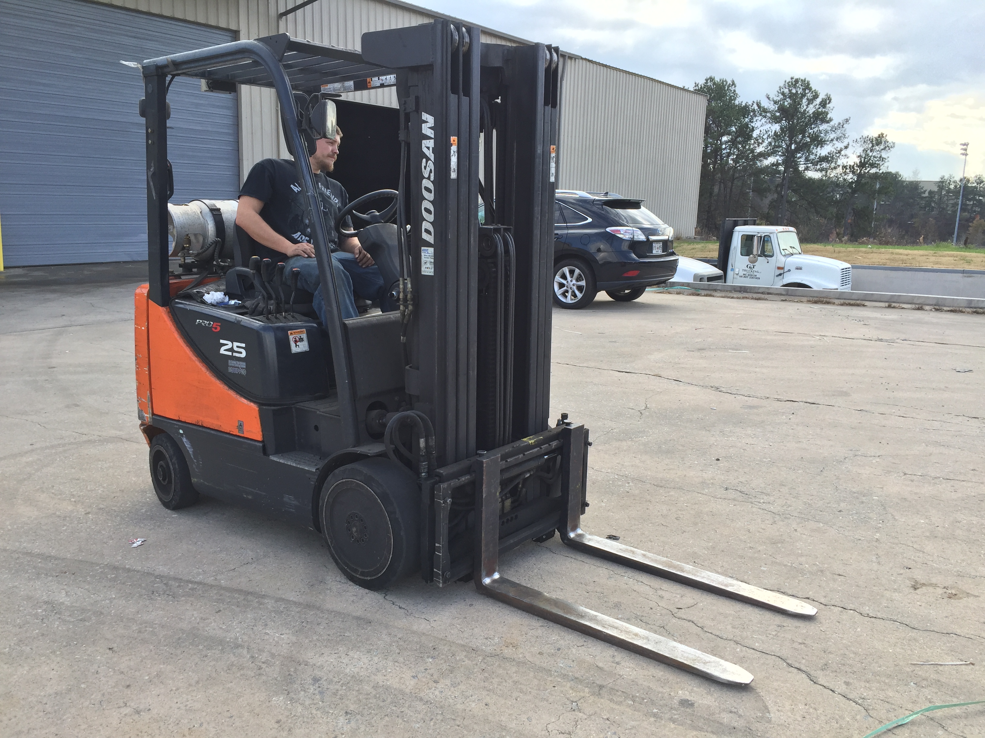 2007 DOOSAN 4500 LBS. CAPACITY PROPANE FORKLIFT, MODEL: GC25E-5 MAX ...