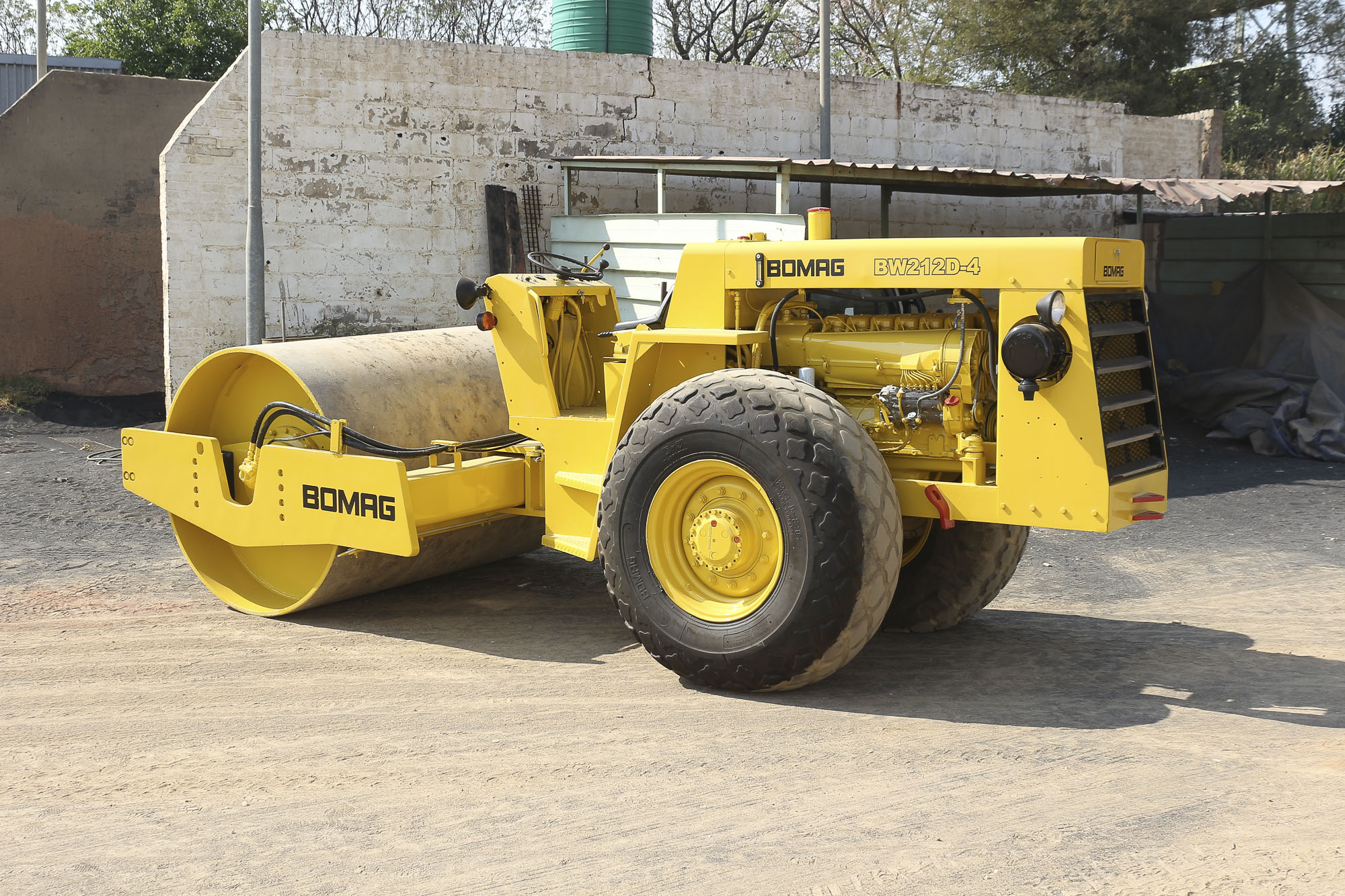 Bomag BW212D 12 Ton Roller. Hours: 5716. Serial No: 105400820131 ...