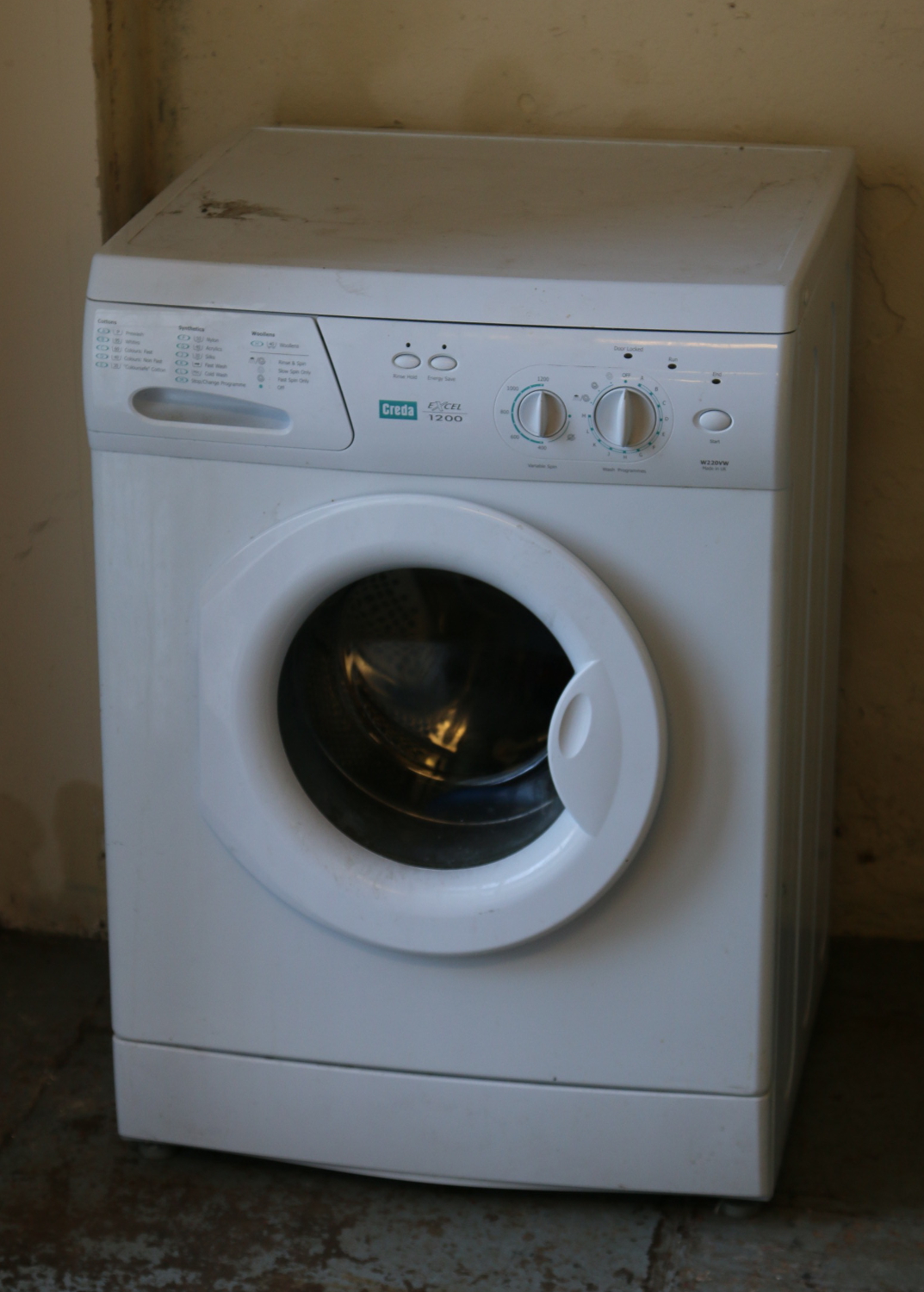 A Creda Excel 1200 spin washing machine.
