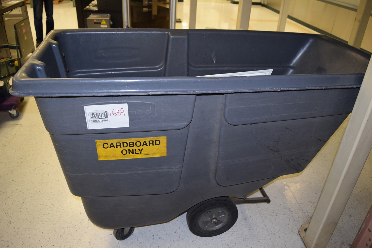 RUBBERMAID ROLLING WASTE BIN WITH CONTENT