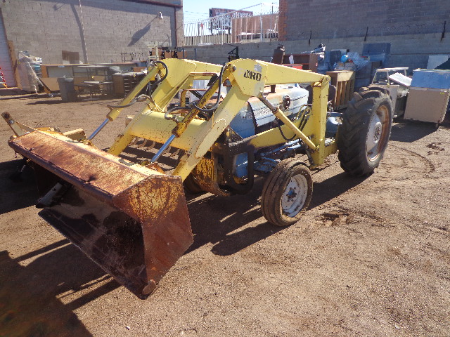 FORD TRACTOR W/FRONT LOADER ATTACHMENT SN. 19-529
