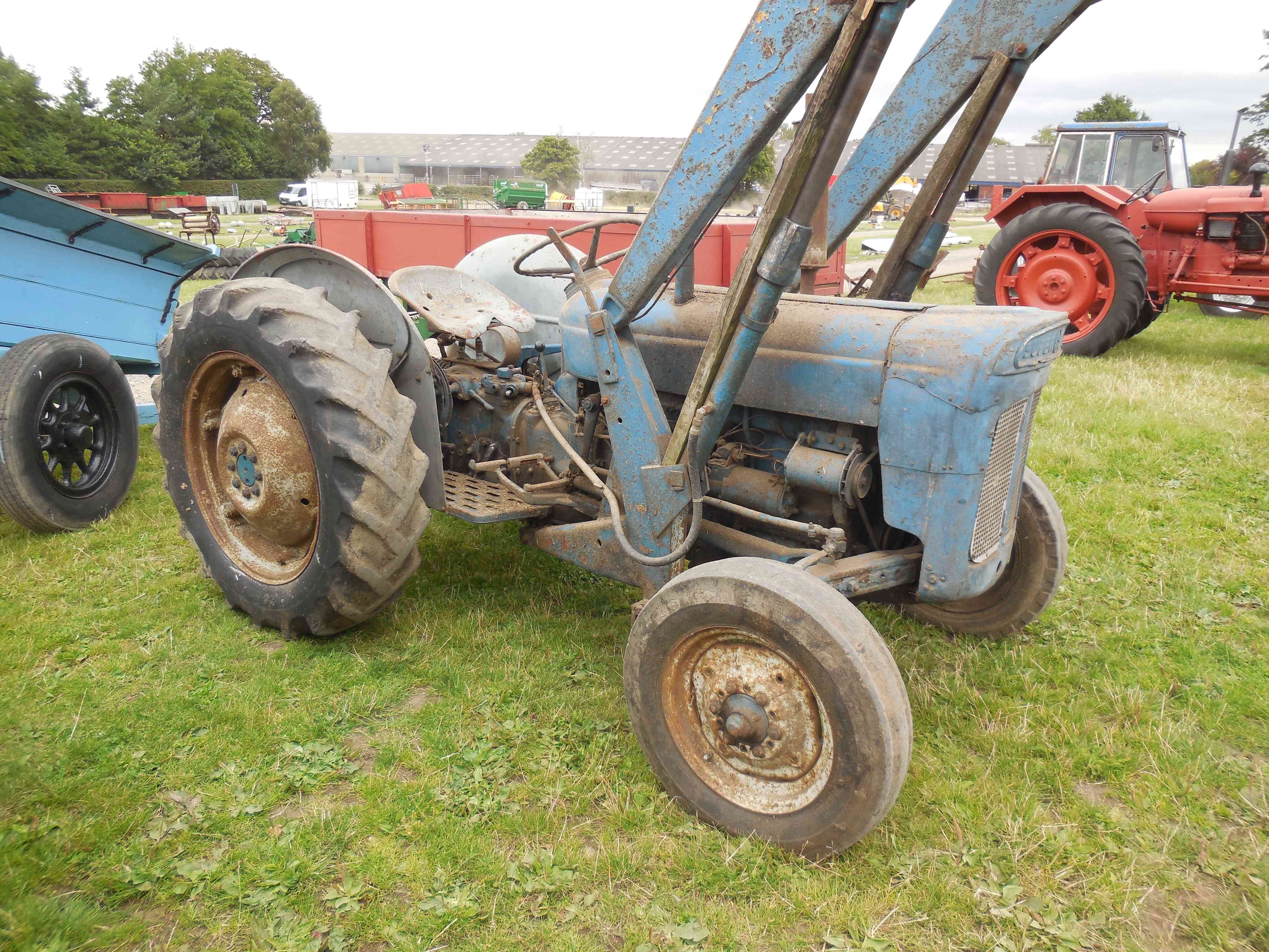 Fordson Super Dexta 2wd tractor c/w loader and logbook
