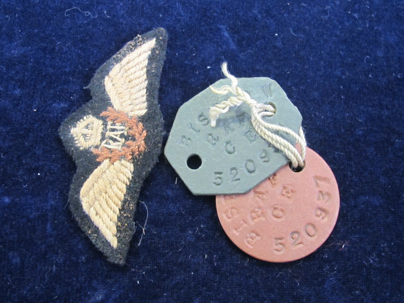 RAF WW2 dog tags W.Bishop & a small "Free" Forces pair of Pilots wings, VF