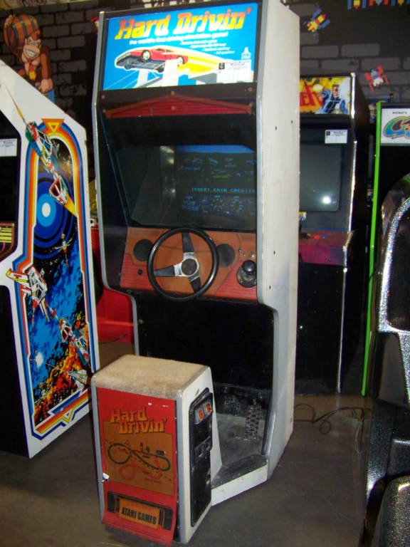 HARD DRIVIN RACING ARCADE GAME CLASSIC ATARI. . Item is in used ...