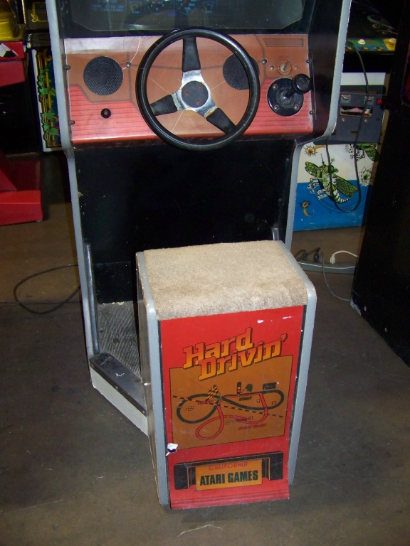 HARD DRIVIN RACING ARCADE GAME CLASSIC ATARI. . Item is in used ...