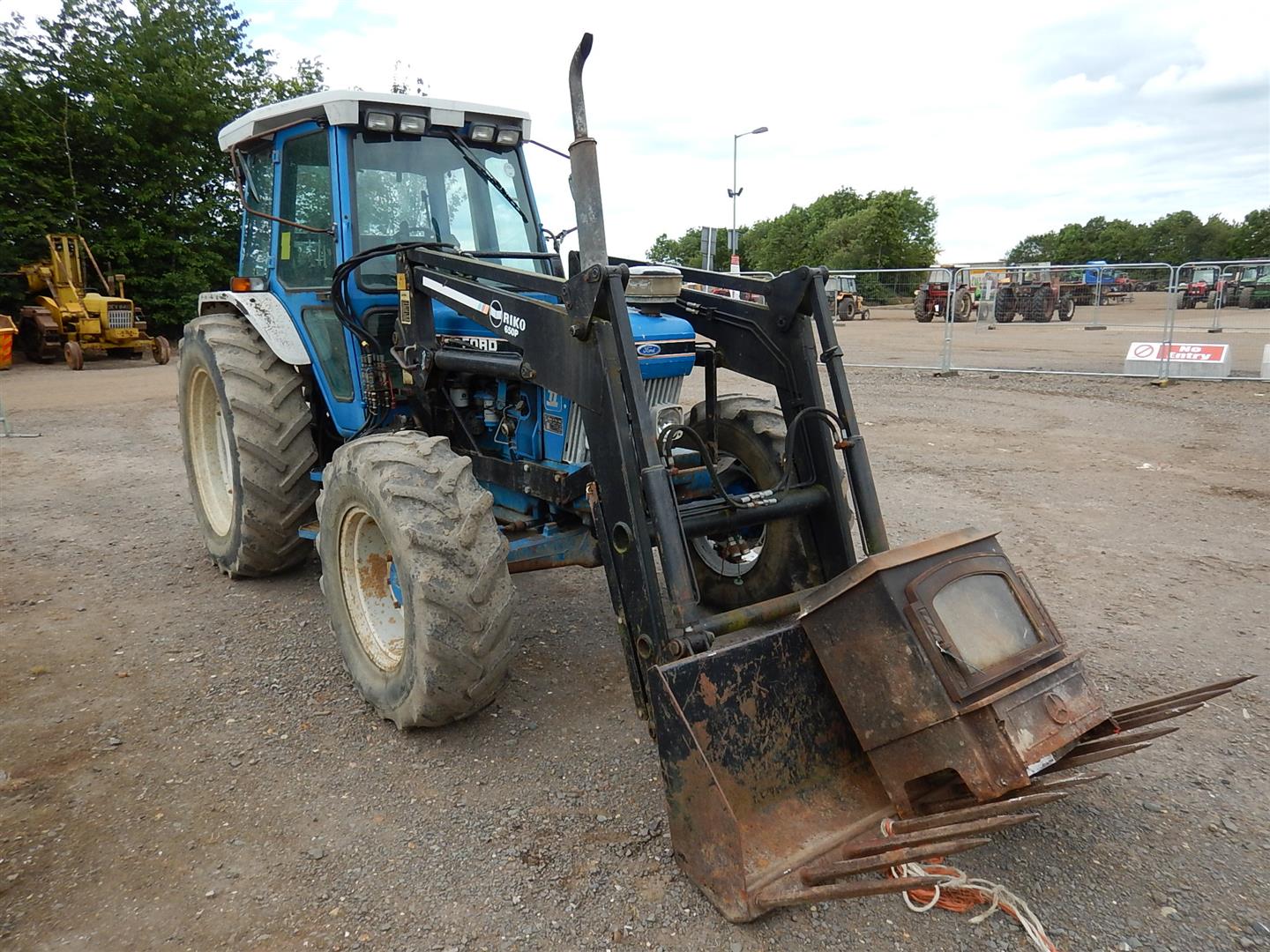 FORD 7810 Gen.II 4wd TRACTOR Reg. No. F520 NRV Serial No. Fitted with ...