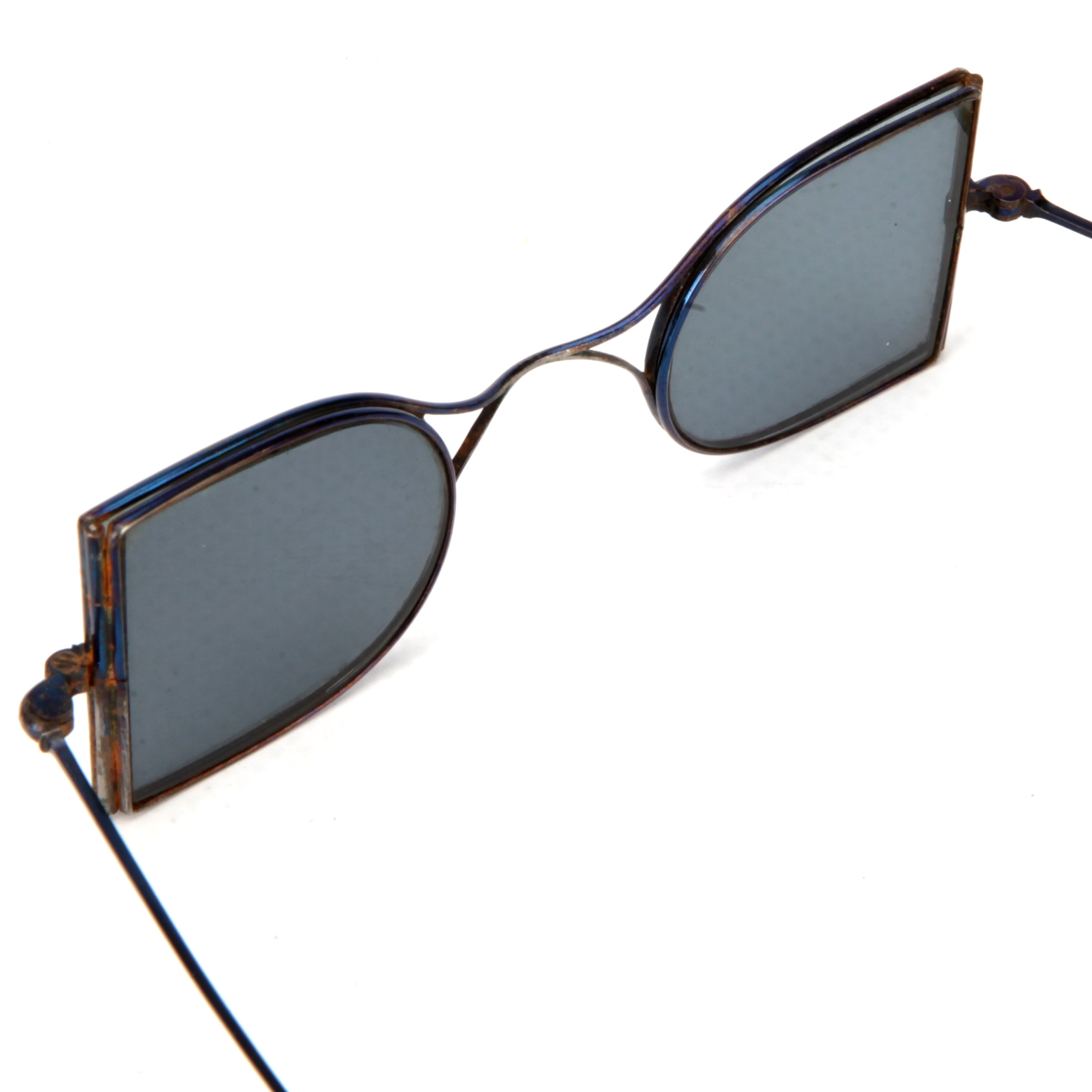 A Pair of Early 19th Century Double-Sided Railway Sunglasses & Pince ...