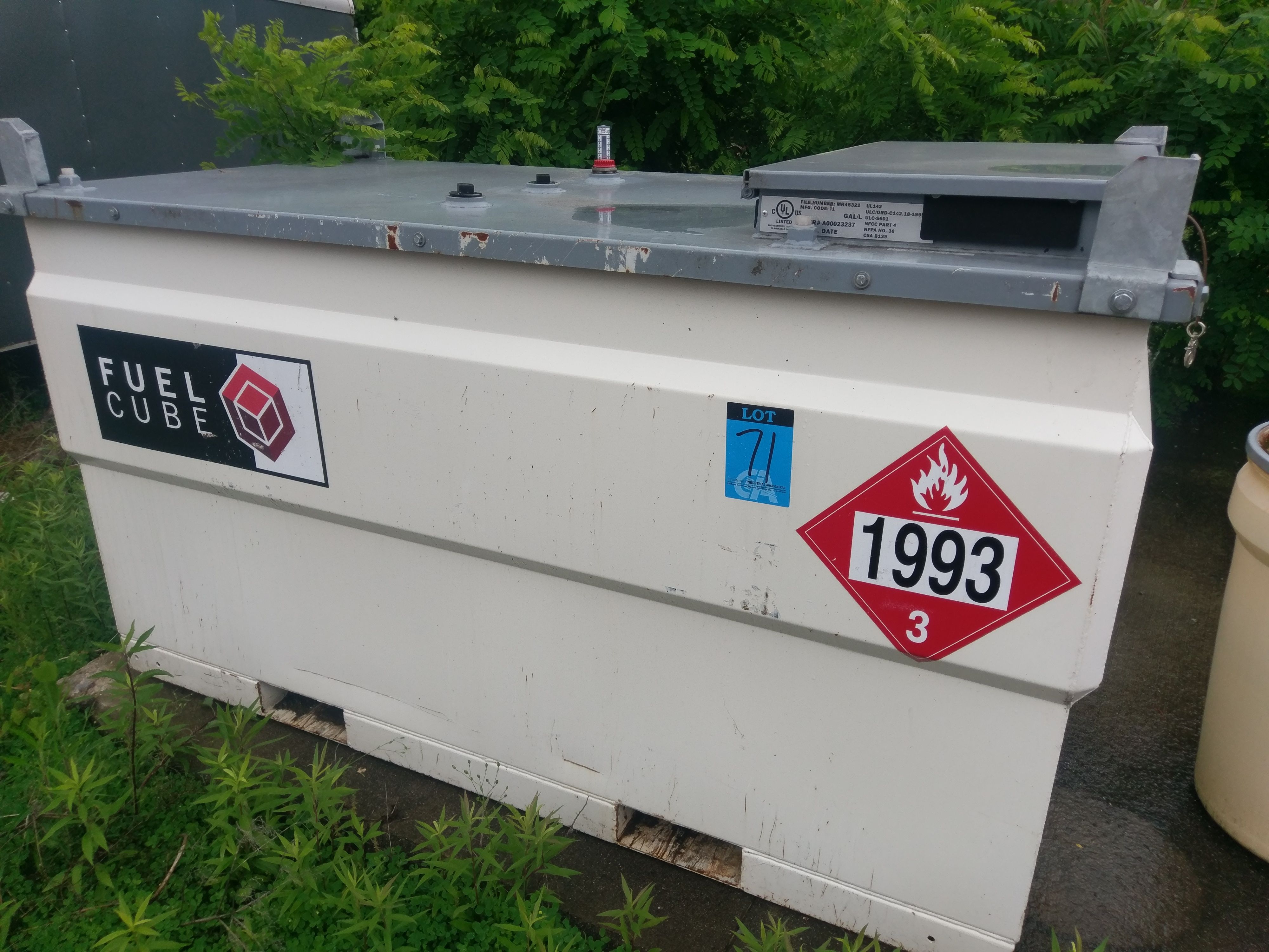 500 GALLON FUEL CUBE MODEL FCP-500 FUEL TANK WITH 12 VOLT PUMP