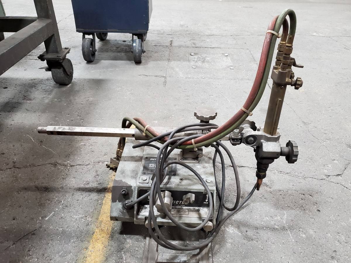 Victor Cutting Machine W/ Rail