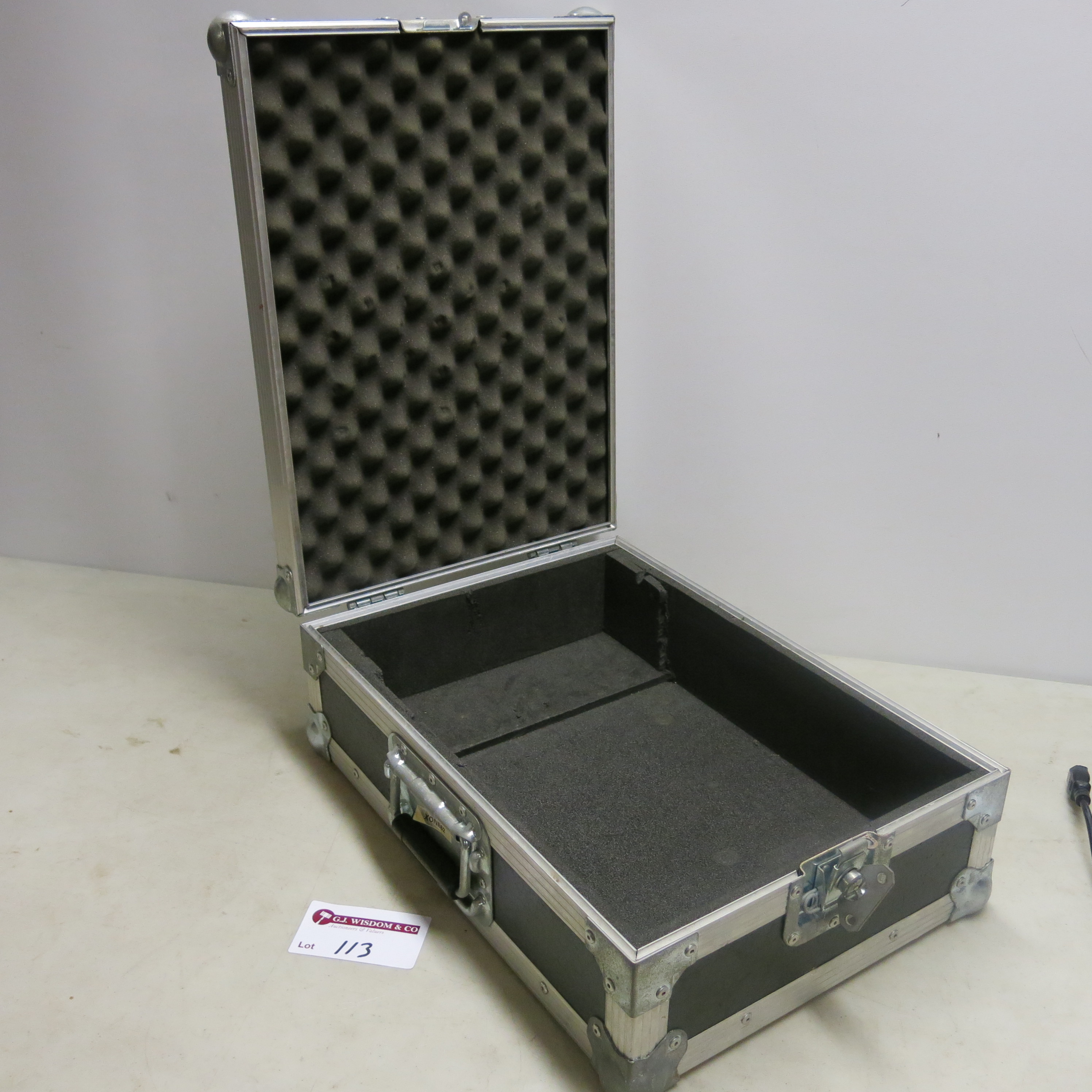 Swan Flight Case, Size 50cm x 36cm x 18cm