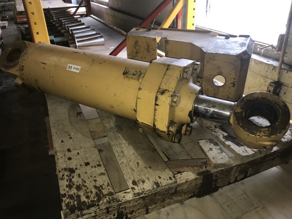 Various CAT Hydraulic Cylinders