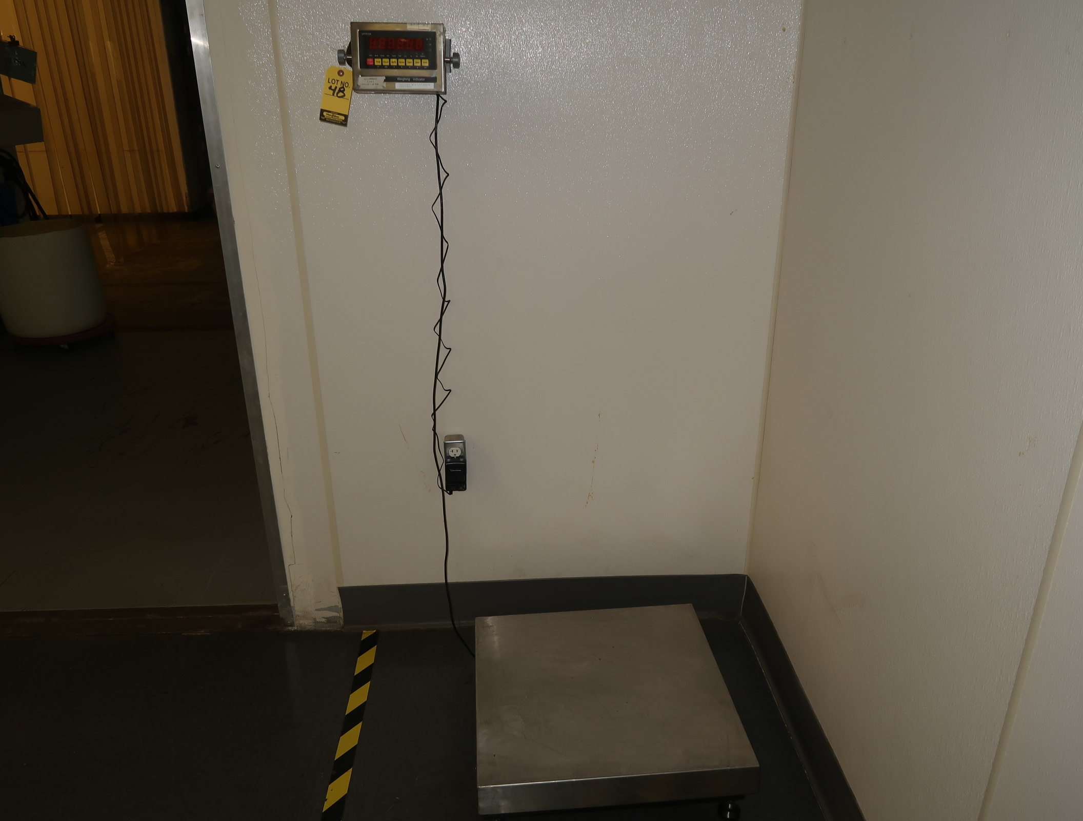 INSCALE MDL. LP7510A 5000# DIGITAL FLOOR SCALE