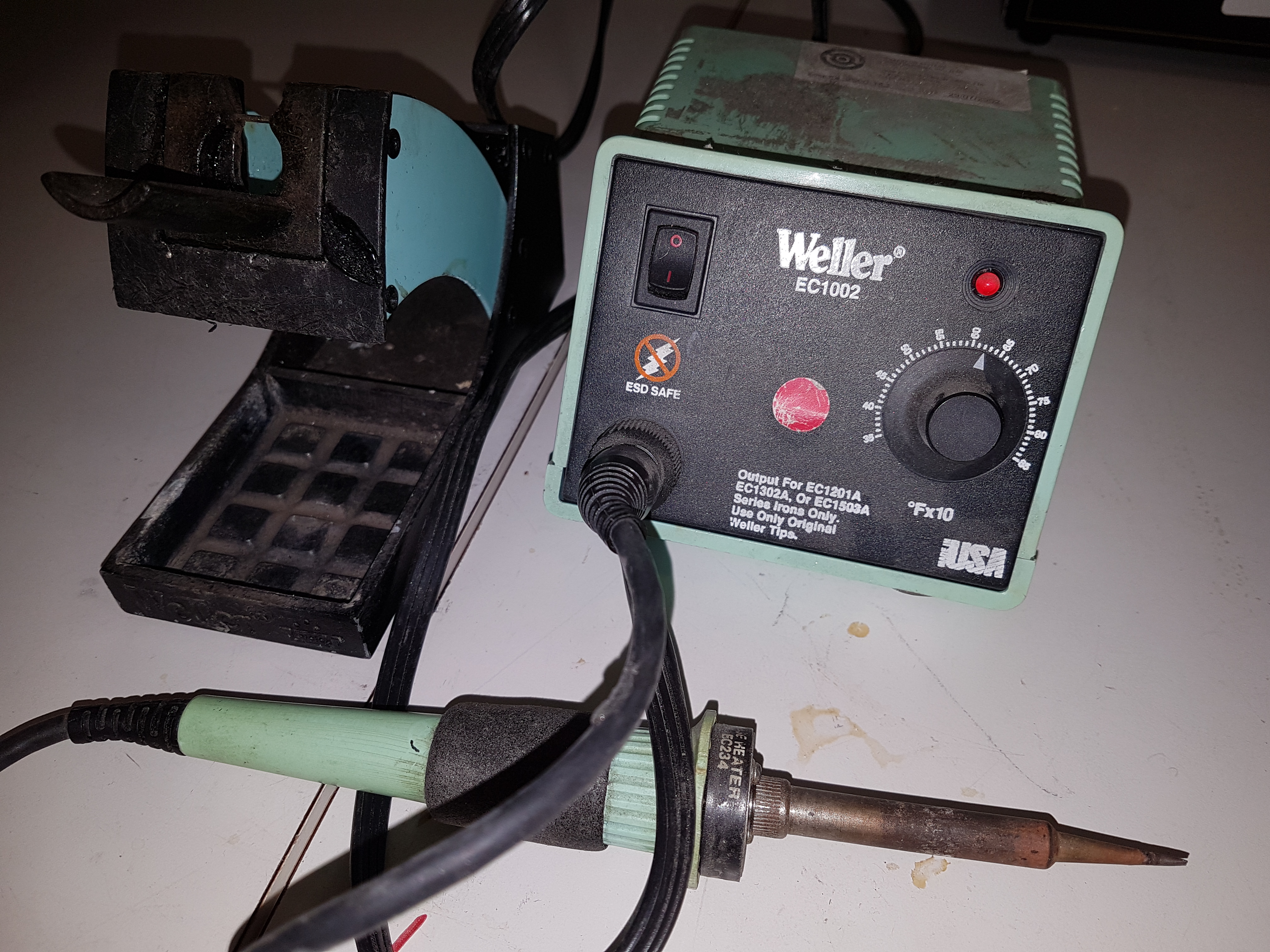 Weller "EC1002" Soldering Station