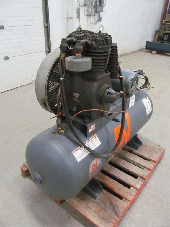 DEVILBISS 5 HP AIR COMPRESSOR MOD. 44643