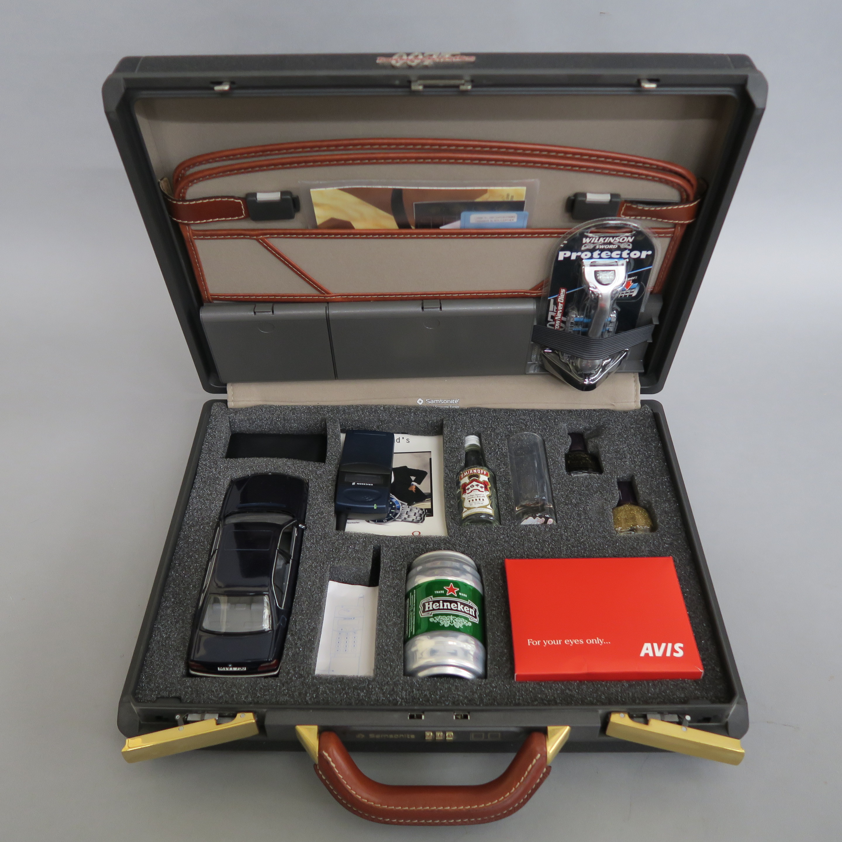 "Tomorrow Never Dies" James Bond Samsonite briefcase with combination ...