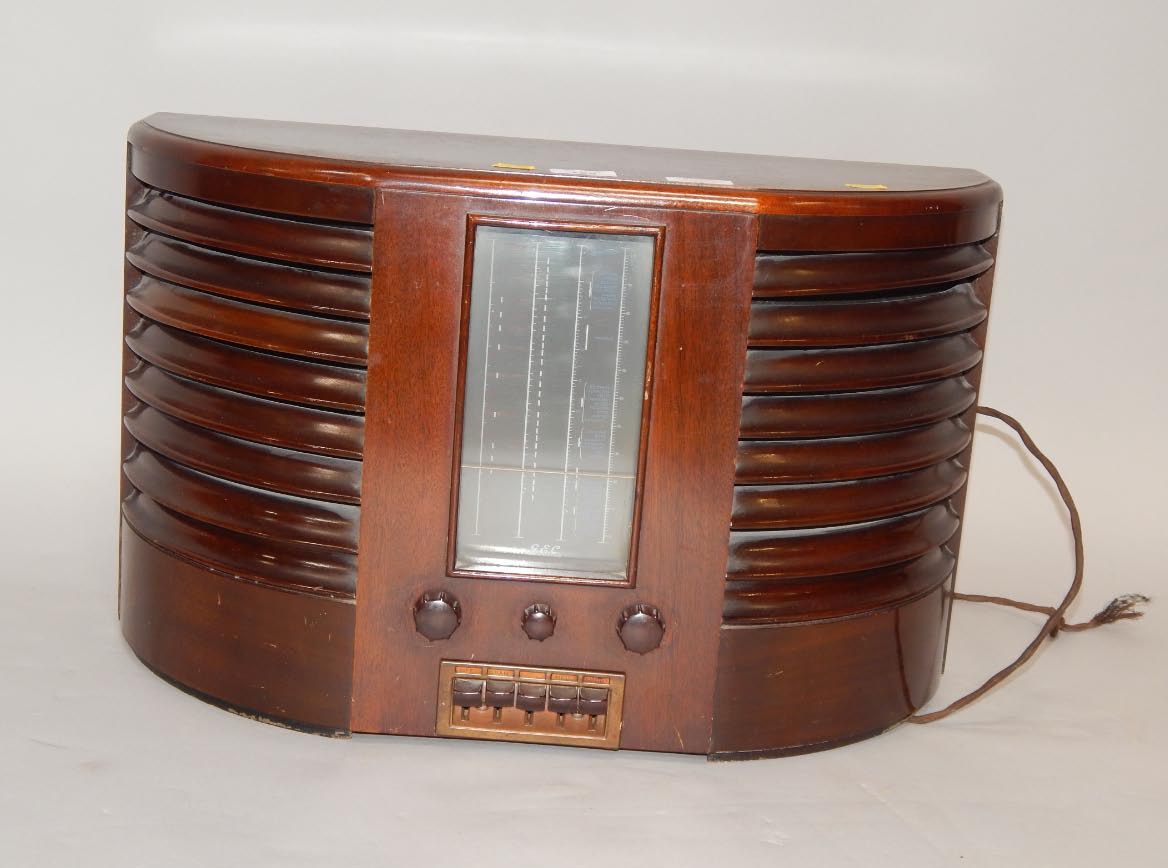 A vintage GEC radio.