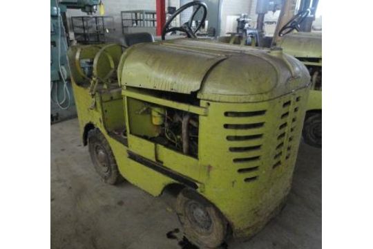 CLARK CLARKAT GAS TUG, MODEL C, S/N CK30F-215826-UP6, 3,000 LB. PULL ...