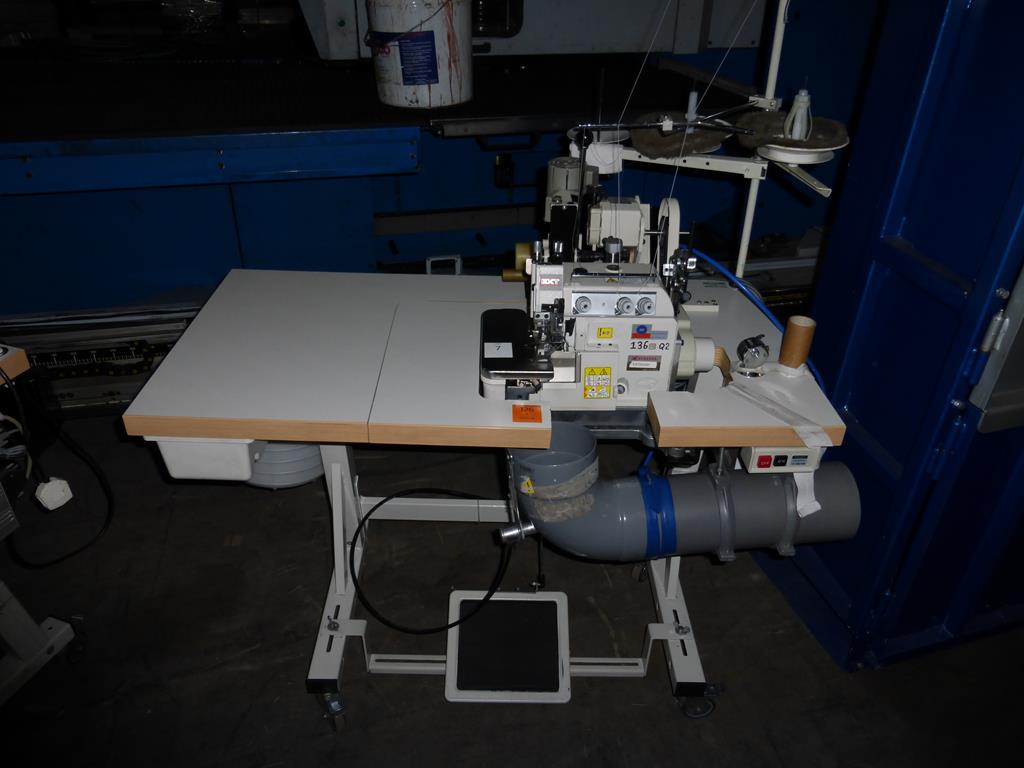 * Pegasus 240V Overlocker Industrial Sewing Machine A Pegasus 240V ...