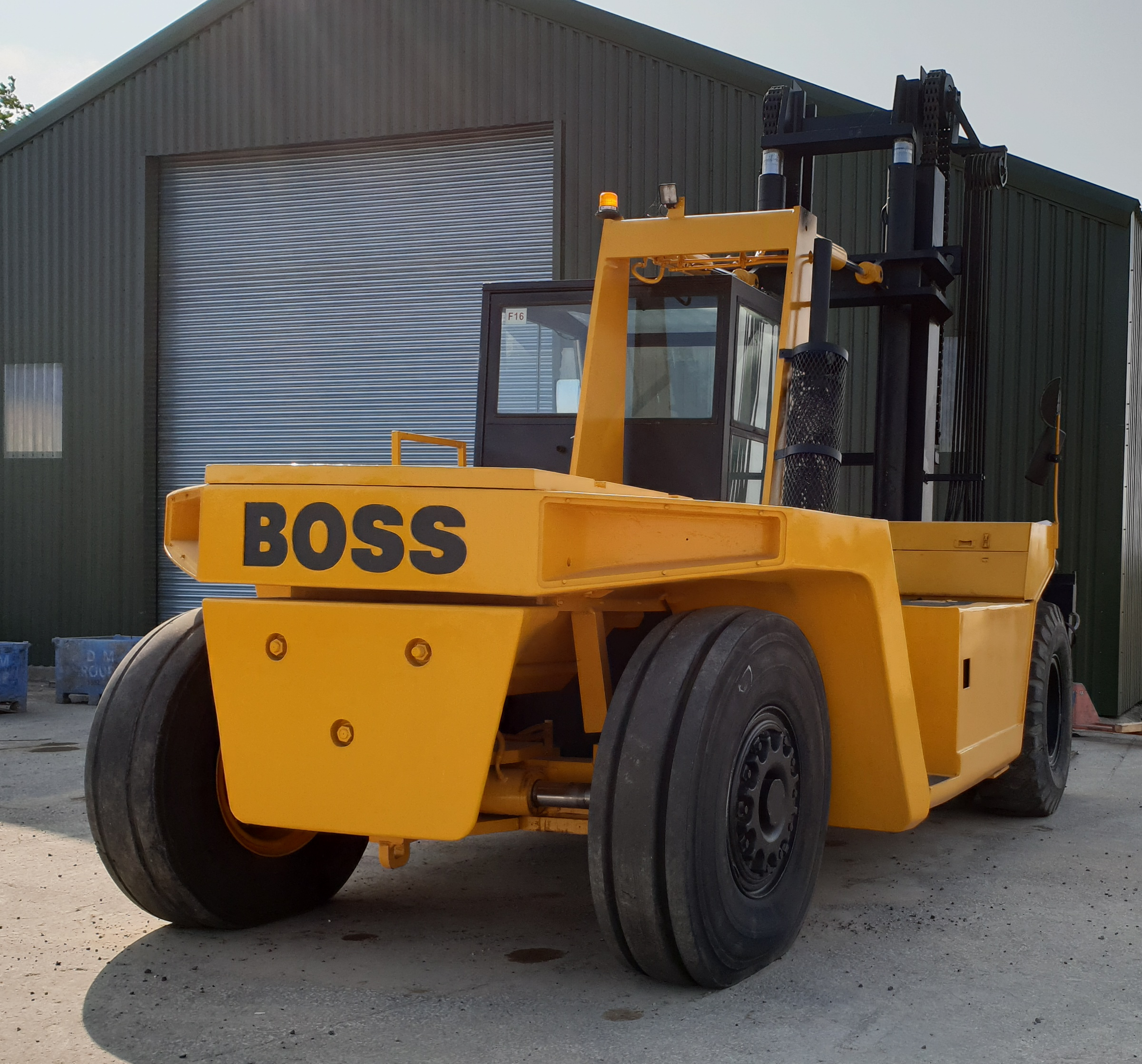 * Lancer Boss 28 Tonne Forklift Truck (refurbished). Lancer Boss Model ...