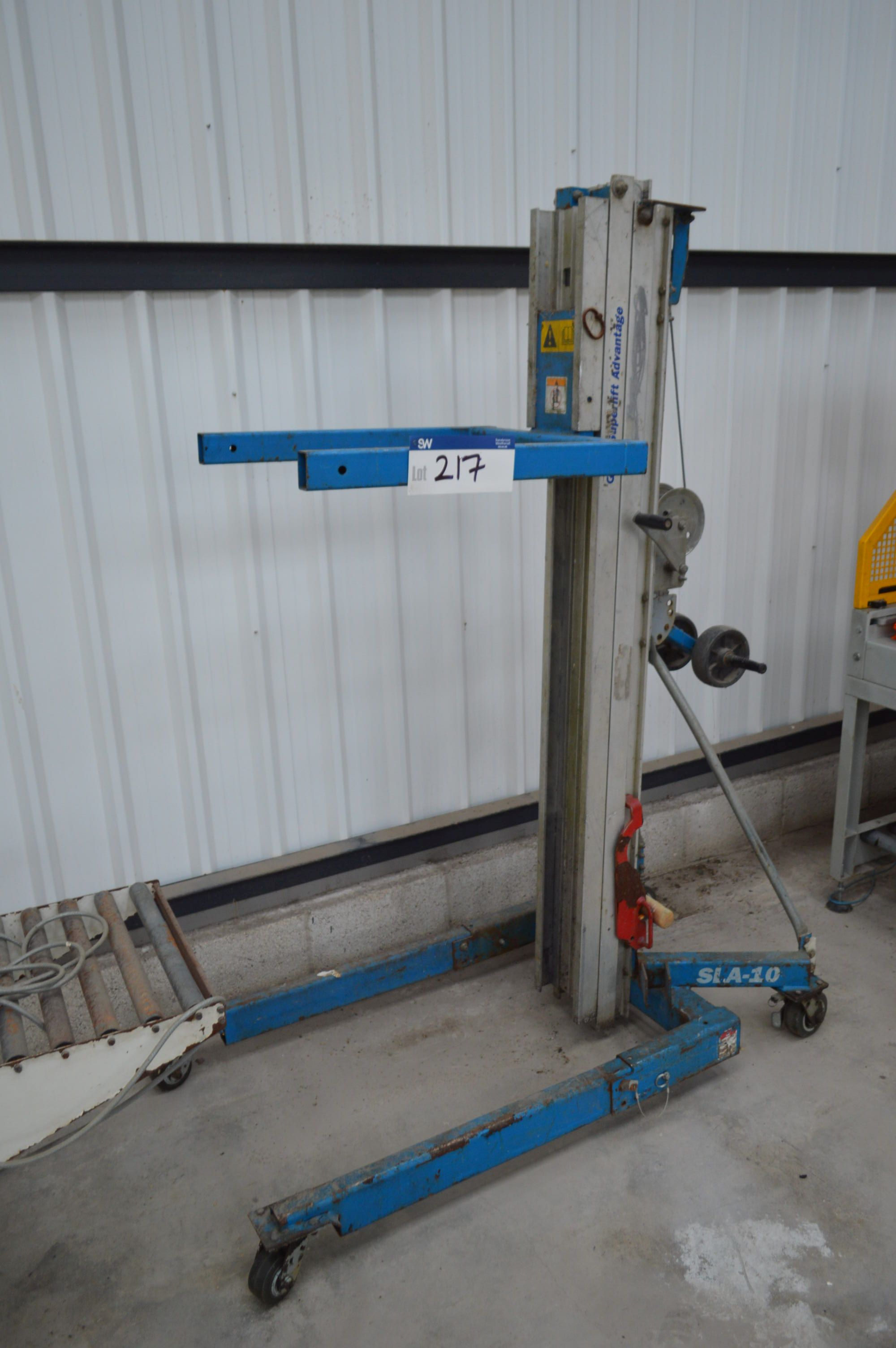 Genie Superlift Advantage SLA-10 Lifting Unit. Item located in Alford ...