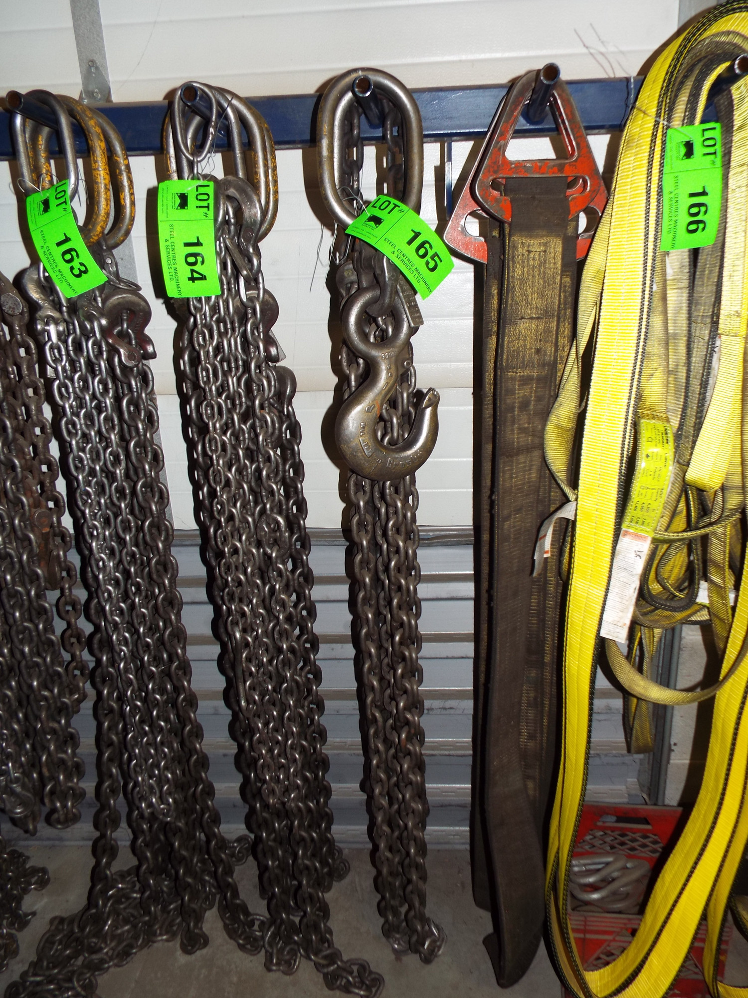 { Choice of lots: 165, 166, 167 } LOT/ RIGGING CHAINS, S/N: N/A
