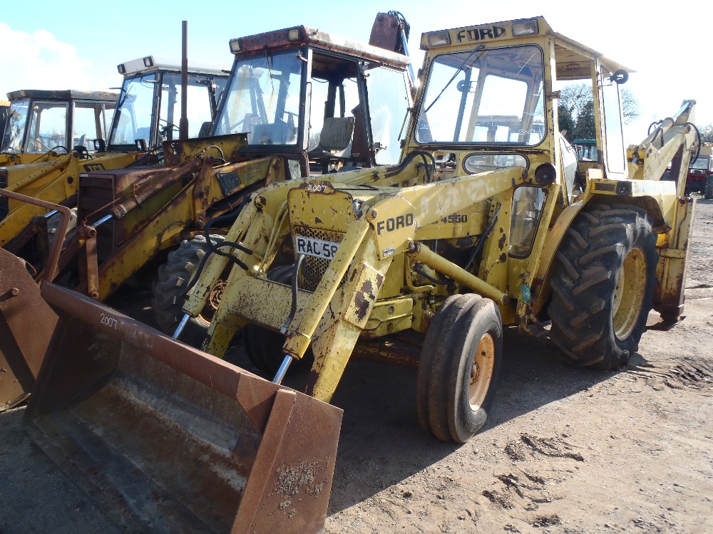 Ford 4550 Digger Loader. No V5. Reg. No. RAC 580M