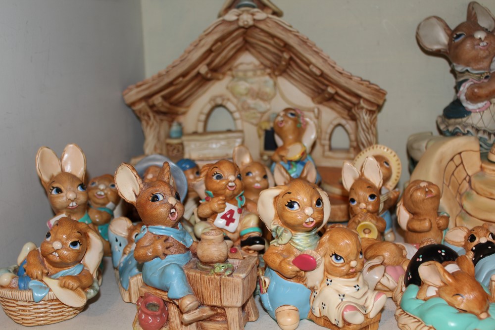Collection of Pendelfin rabbits, plus larger items - including house ...