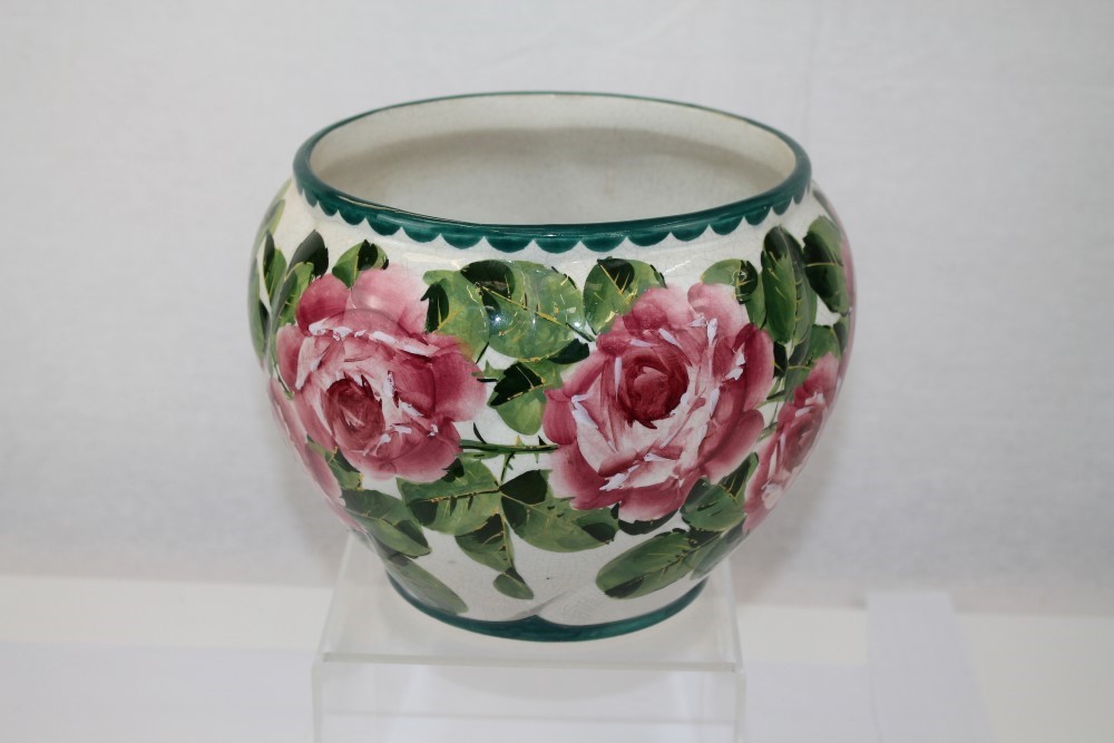 Early 20th century Wemyss pottery jardinière with pink rose decoration ...