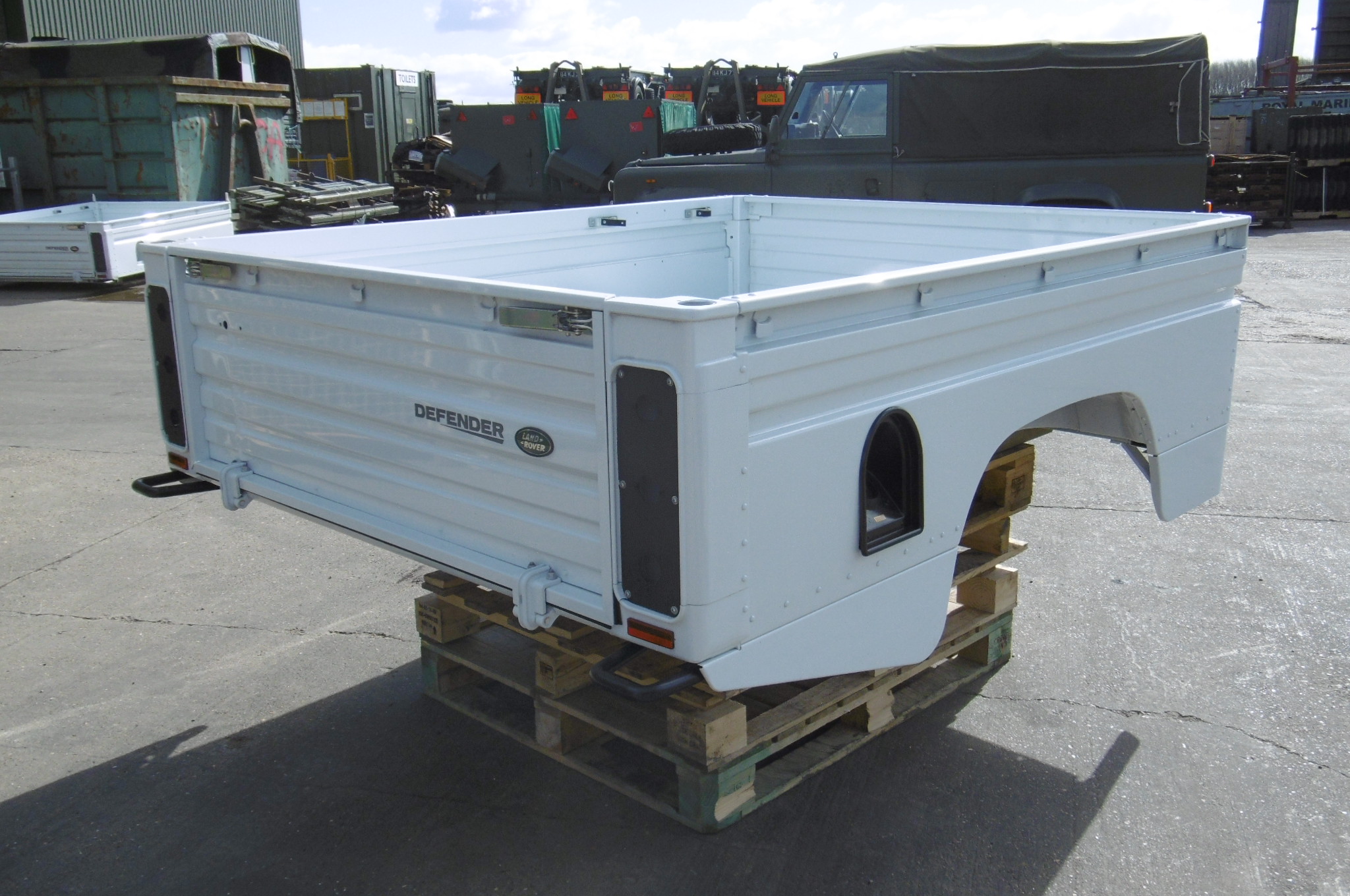 You are bidding on Direct from the UK Ministry Of Defence 1 x Land ...