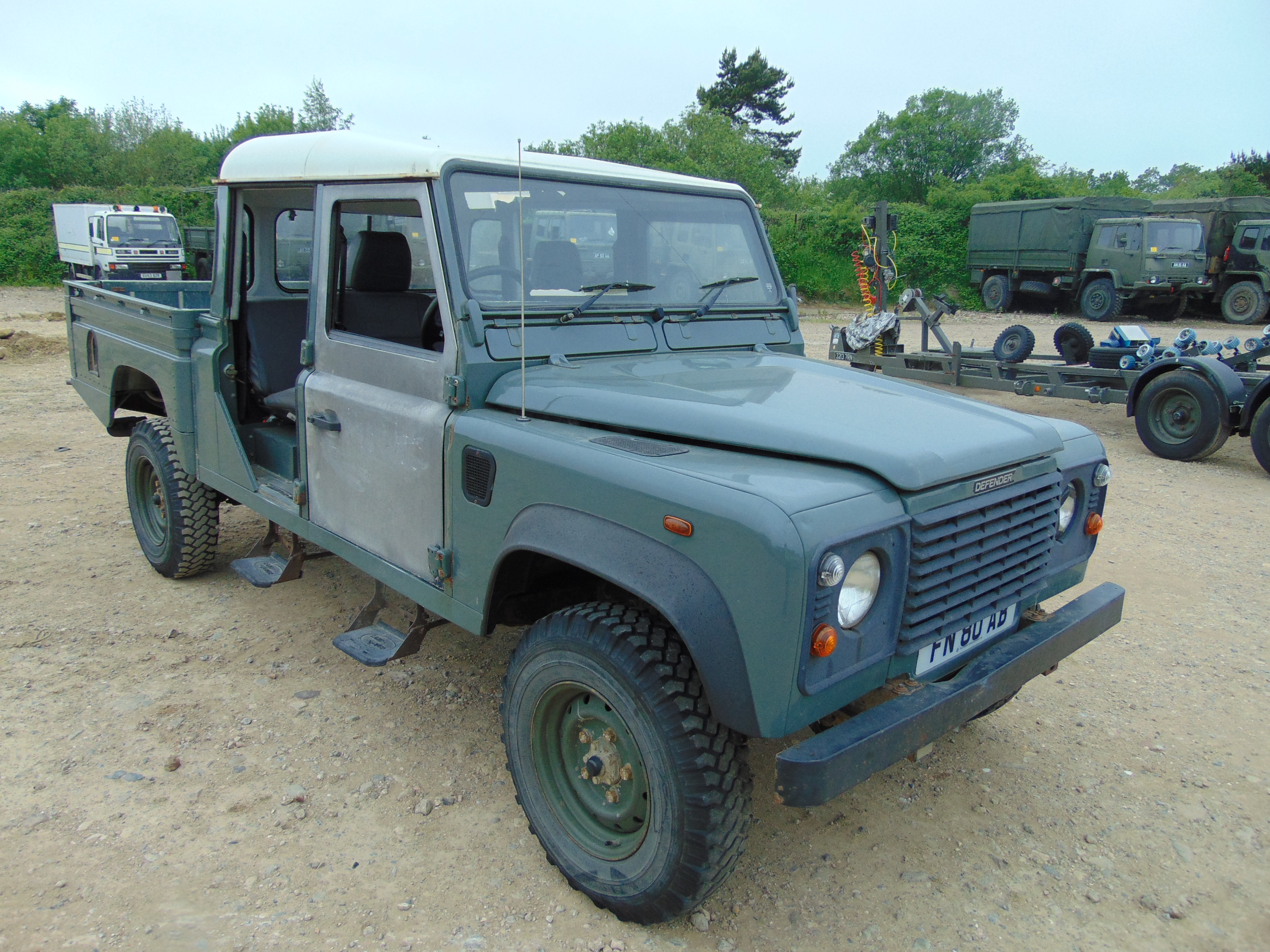 You are bidding on Direct from the UK Ministry Of Defence a Land Rover ...