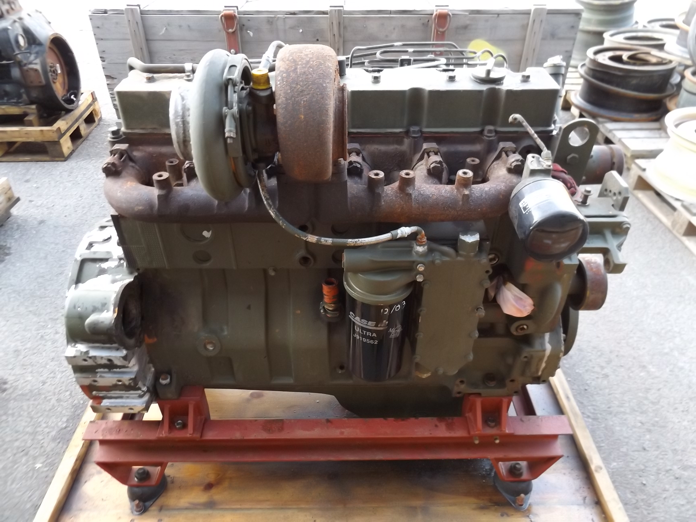 You are bidding on a Takeout Case/Cummins 6T-830 Diesel Engine. It is ...