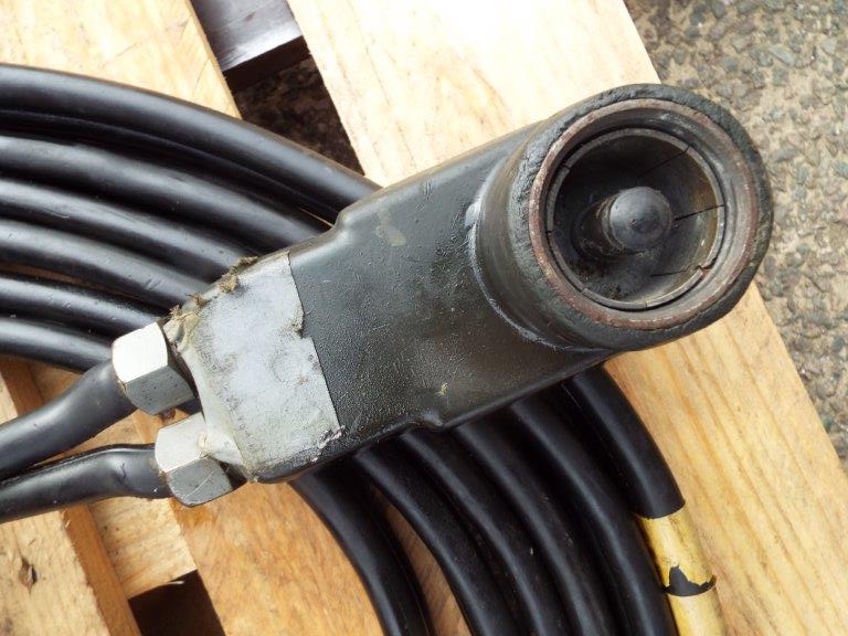 You are bidding on a NATO 24V Vehicle Slave Cable. It is supplied in ...