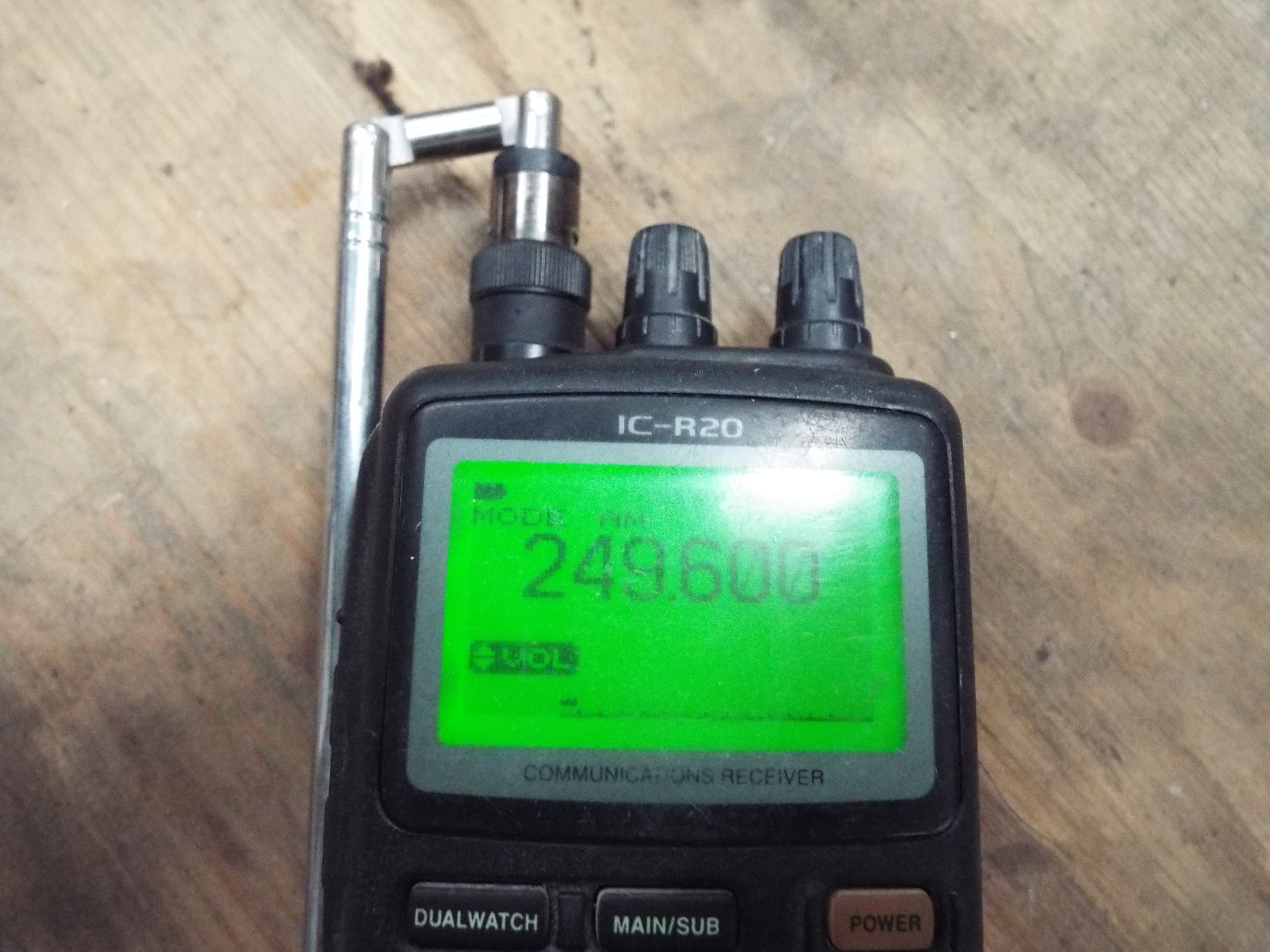 You are bidding on a Icom IC-R20 Wideband Scanner Communications ...