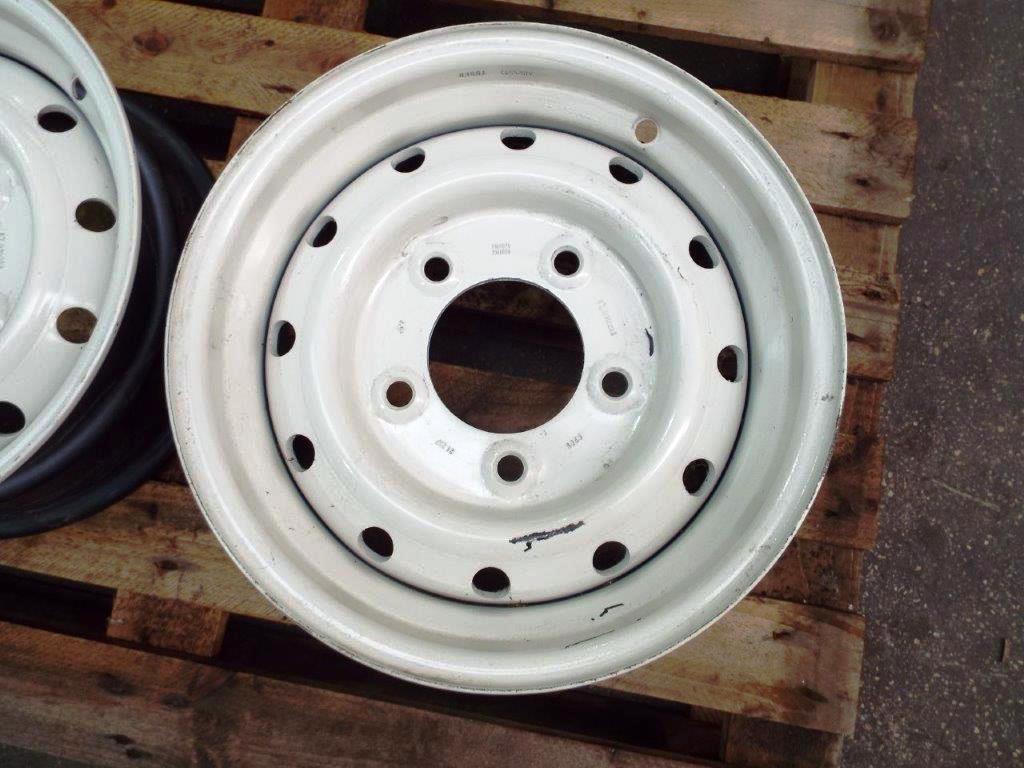 You are bidding on 2 x Land Rover Defender Wolf Wheels. They are ...