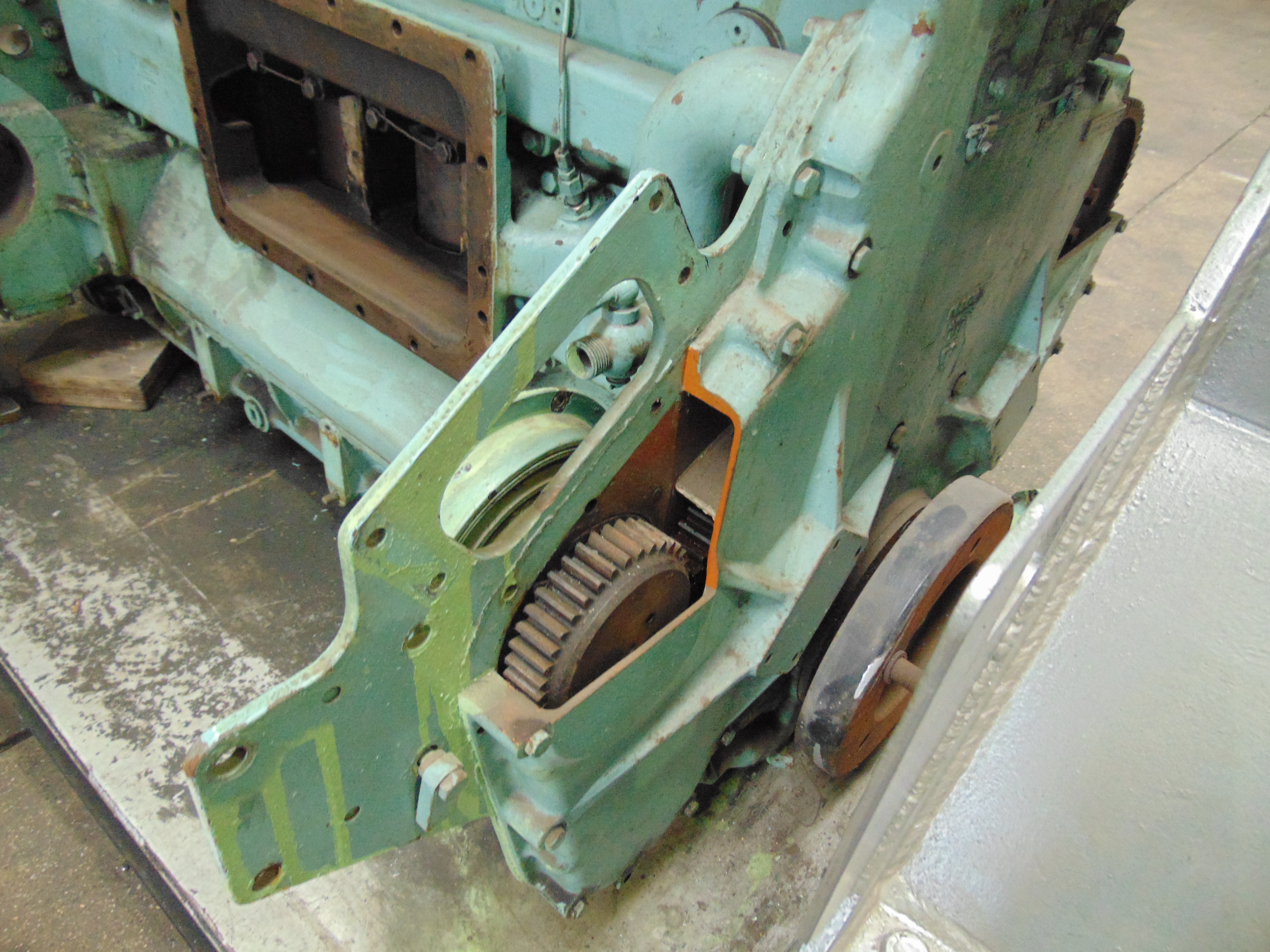 You are bidding for a Leyland L60 750 HP Chieftain Tank Engine direct ...