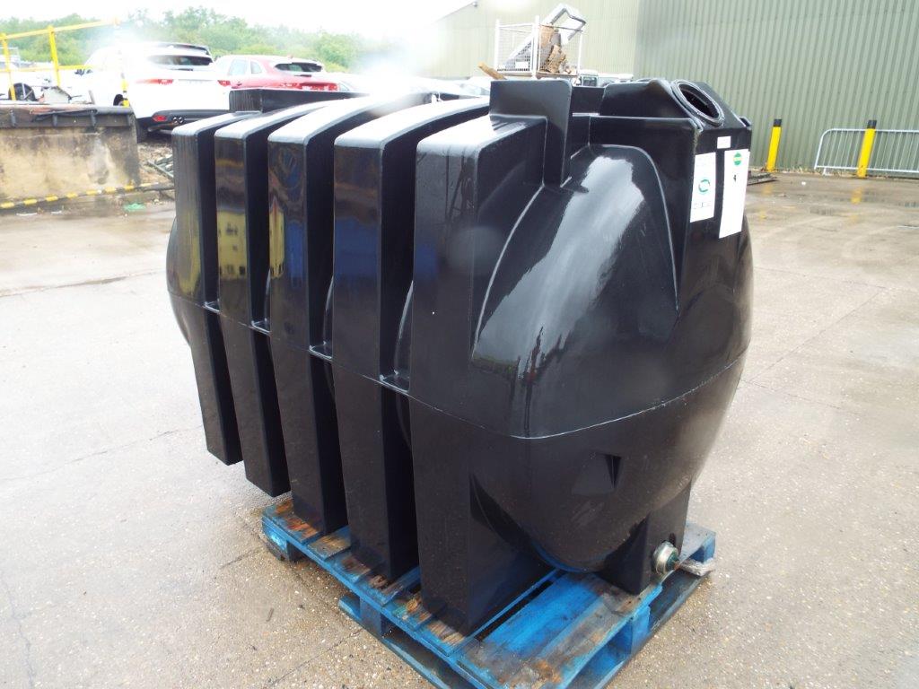 You are bidding on a Tuffa 2500 litre (500 gallon approx) Horizontal ...