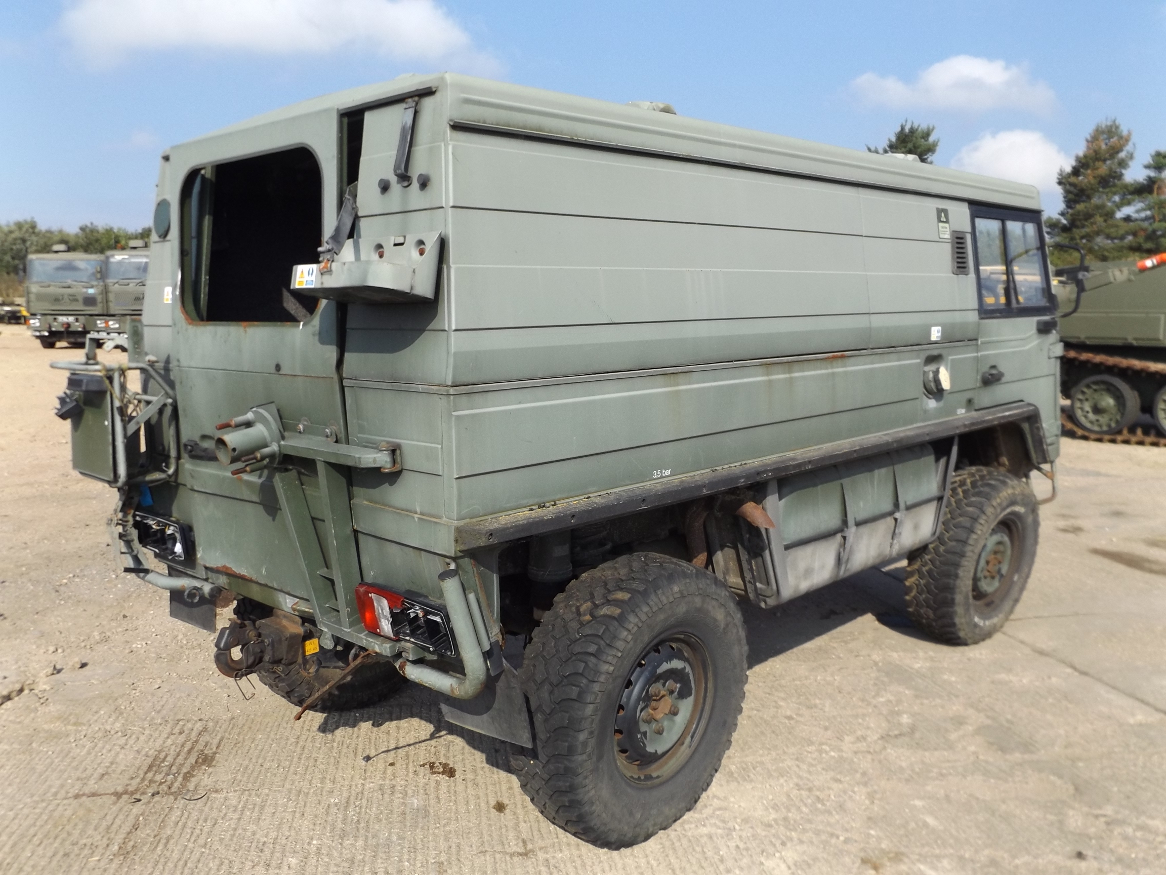 You are bidding on Direct from the UK Ministry Of Defence a Military ...