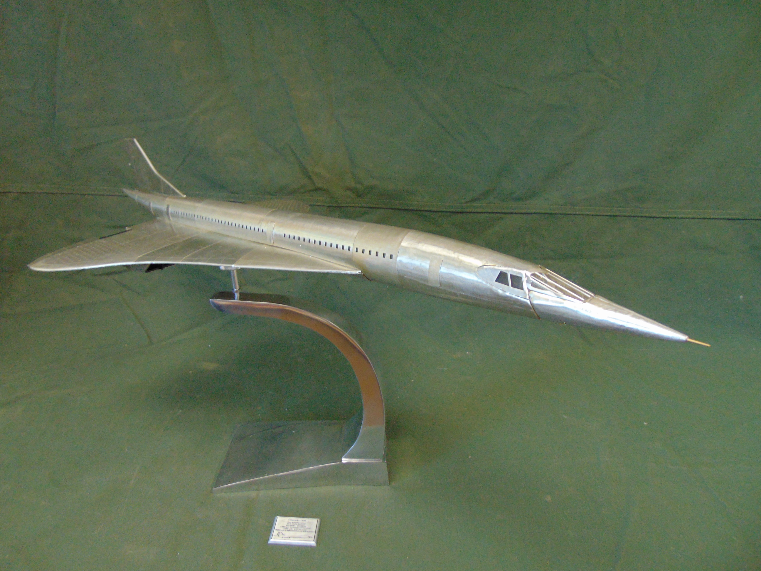 You are bidding for a NEW JUST LANDED Large Aluminium Concorde Model ...