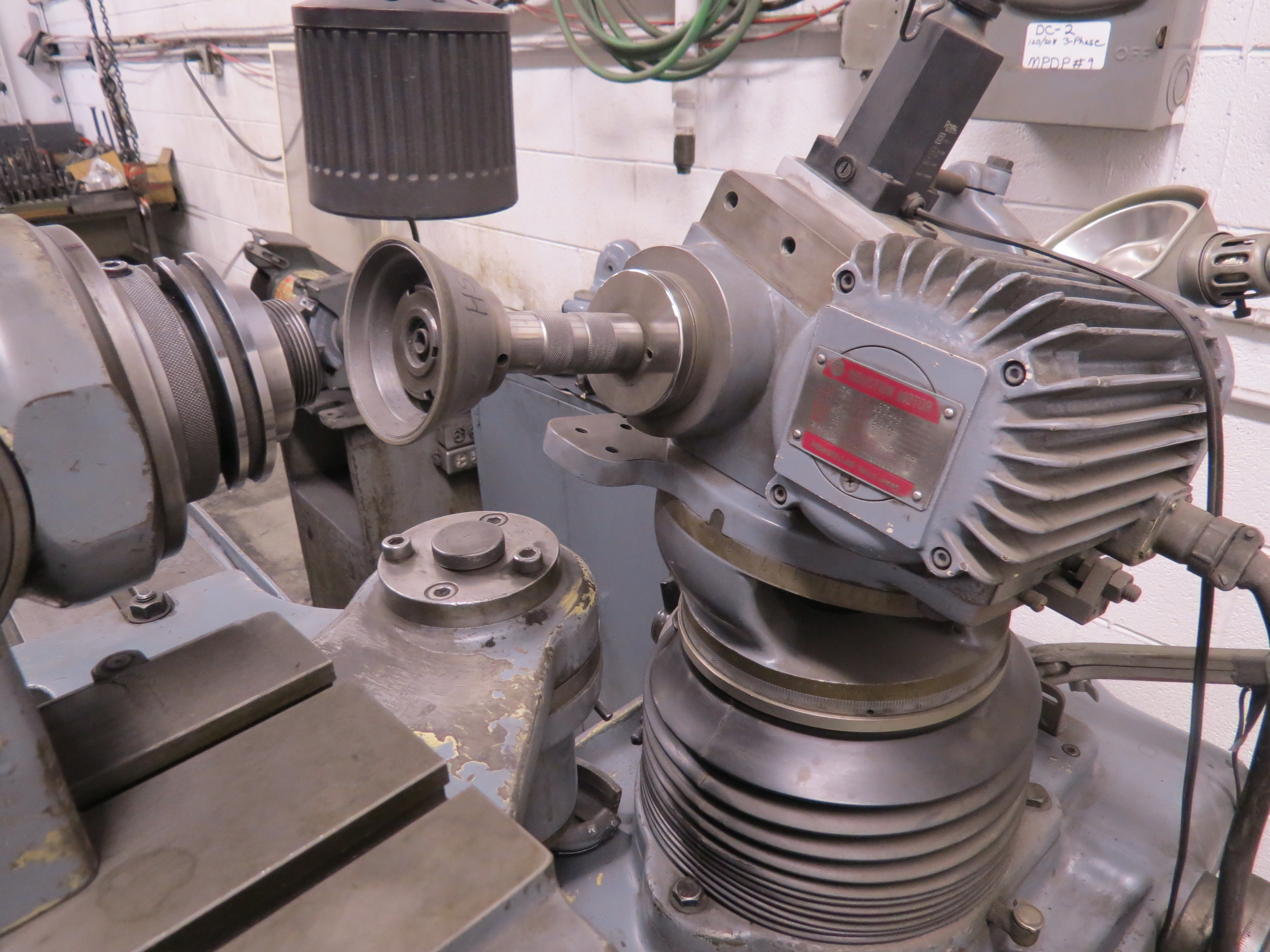 Makino C40 Tool & Cutter Grinder, motorized work head, s/n 81-043