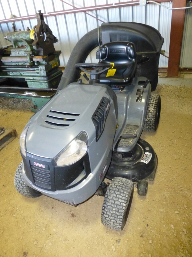 Craftsman LT 2000 lawn tractor, mower deck and bagger