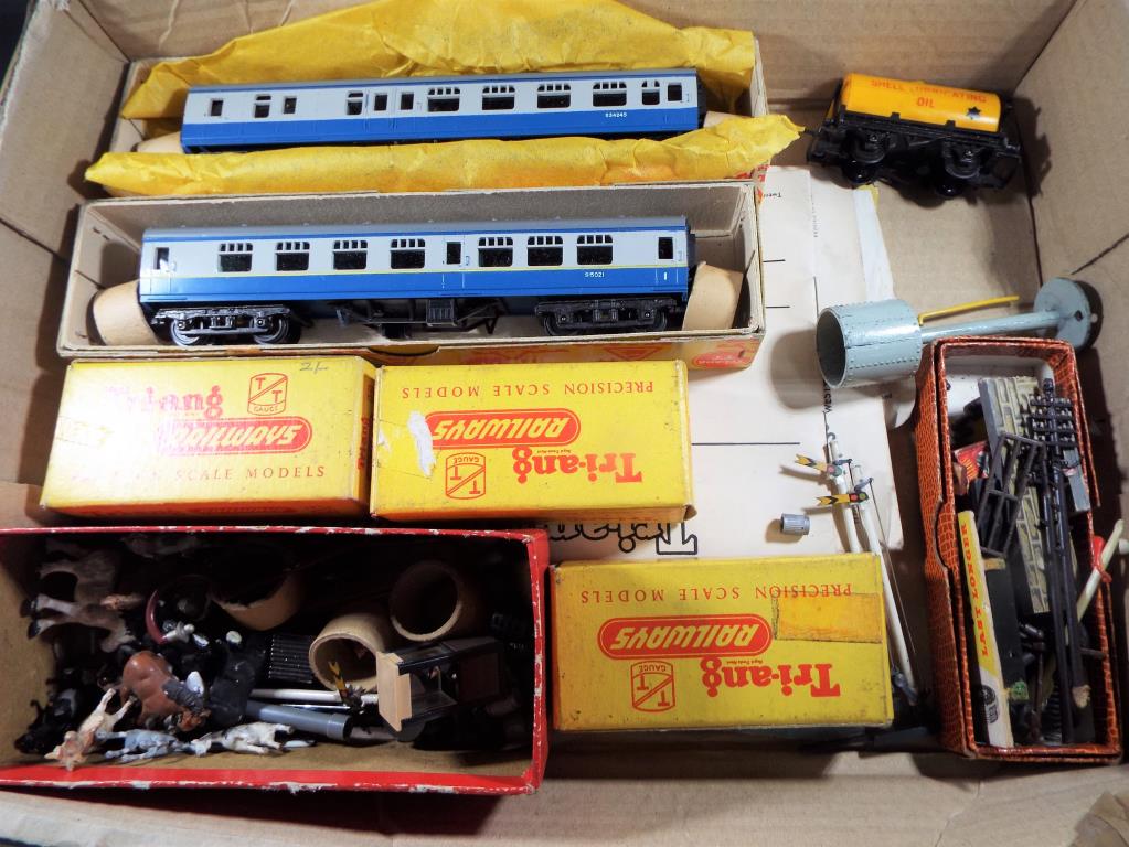Triang Railways TT gauge - a mixed lot of Triang TT gauge model ...