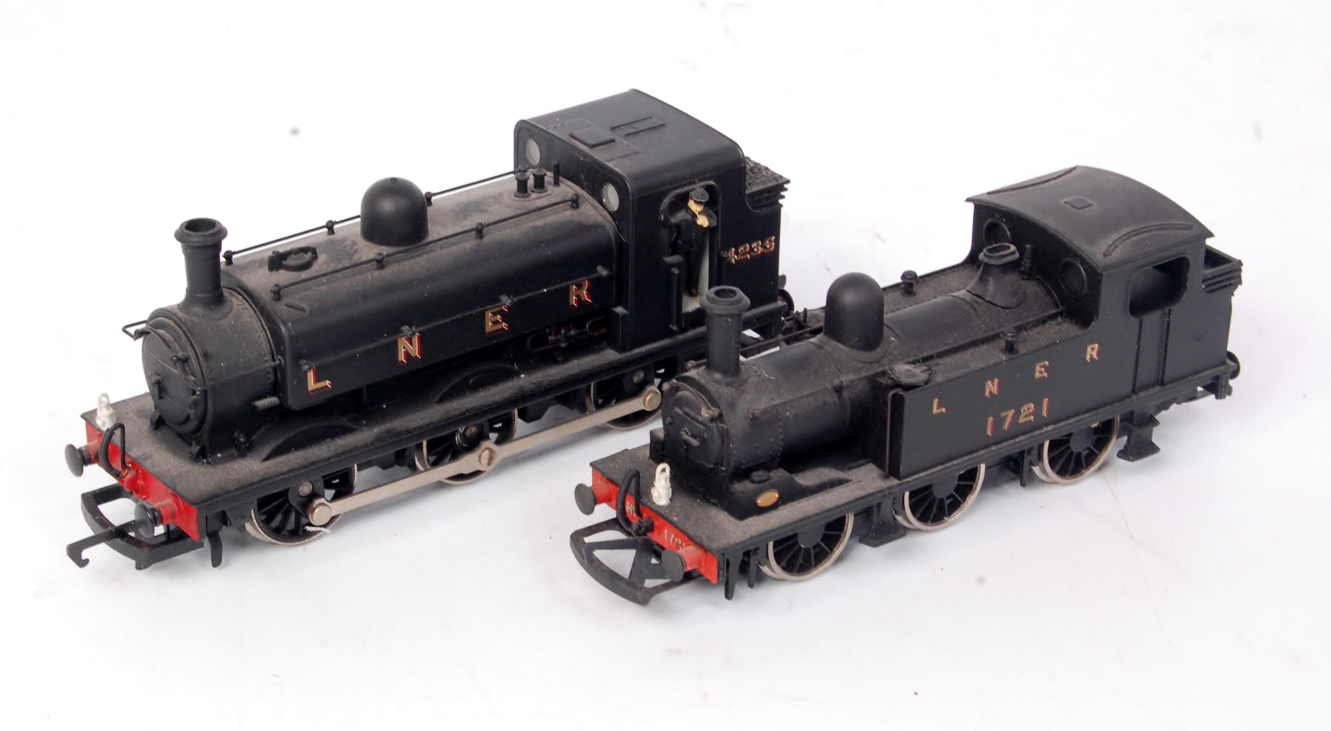 A Hornby 0-6-0 class J52 saddle tank engine repainted as LNER 4235 (GR ...