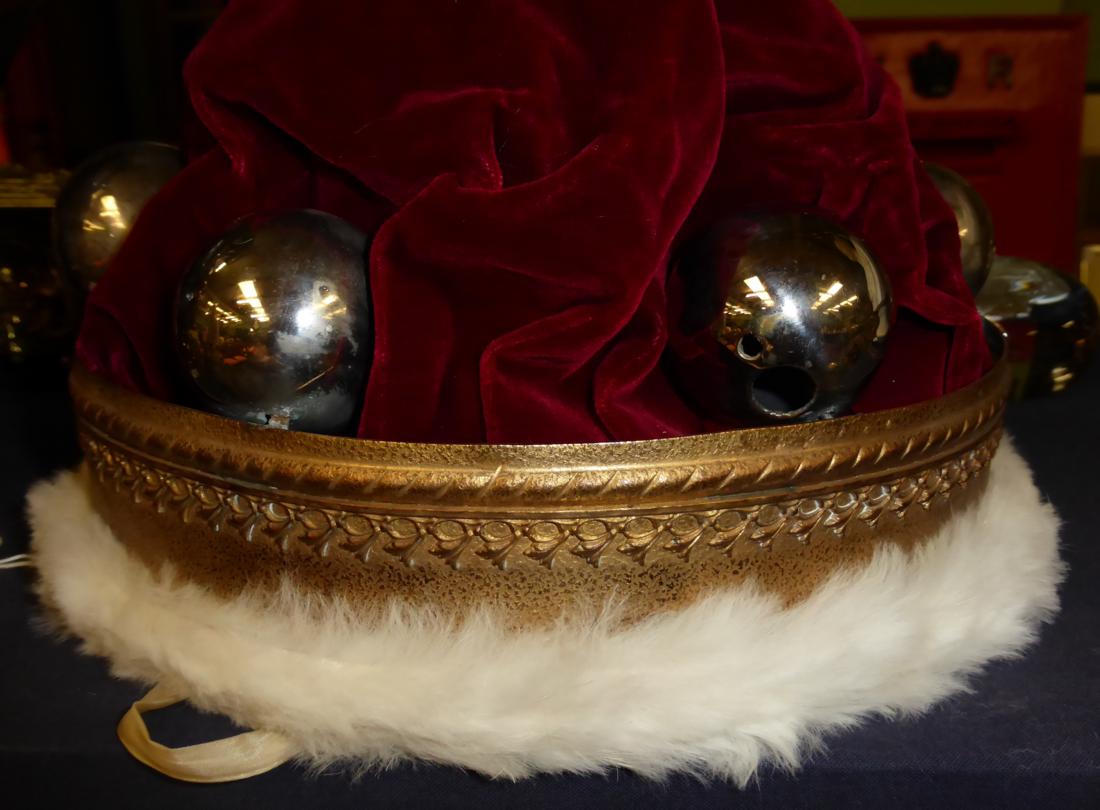 An Edwardian baron coronet, with six silvered metal pearls mounted on a ...