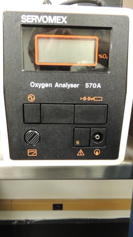 Servomex 570A Analyzer; hand held oxygen analyzer, 6.5v w/ charger. HIT ...