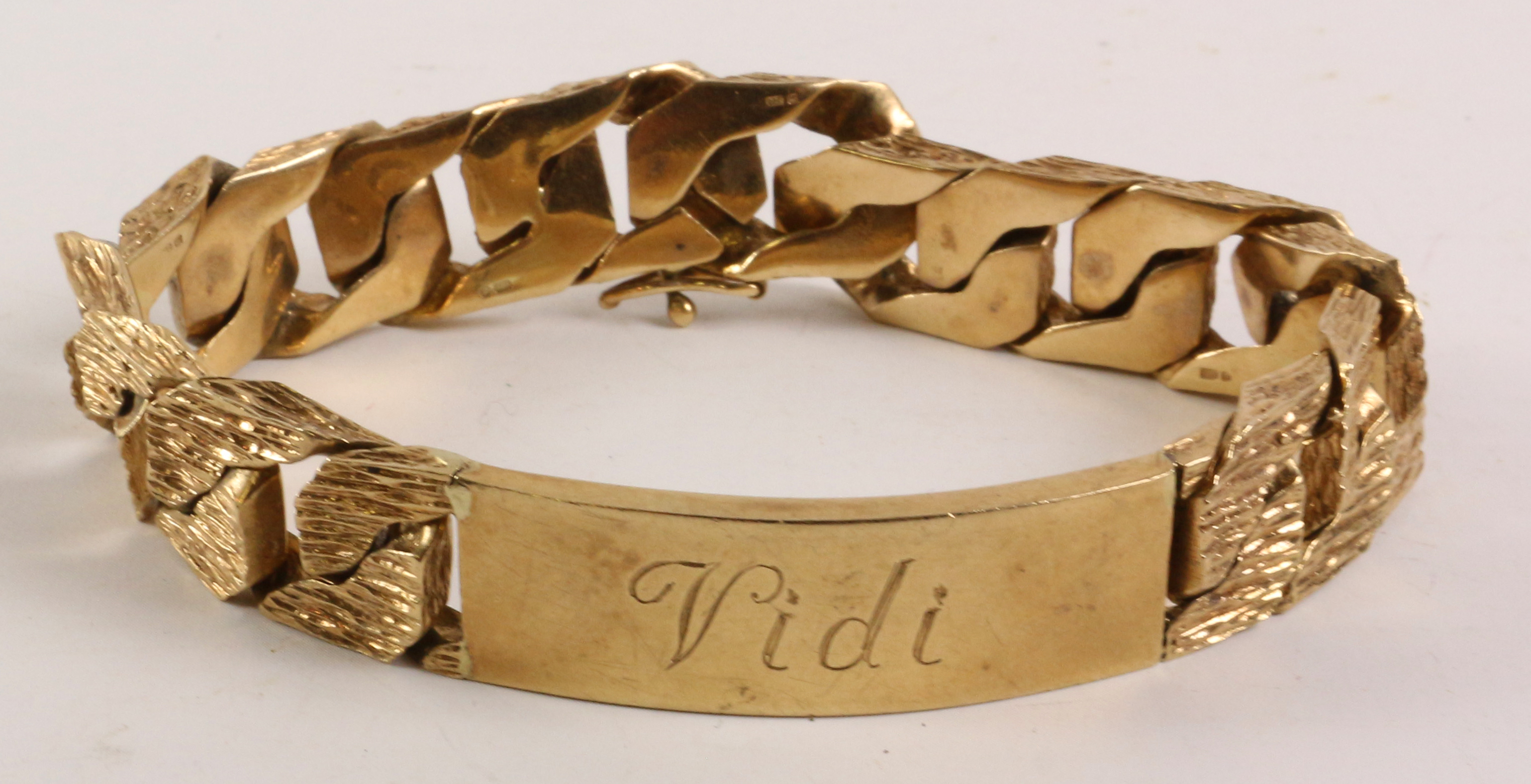 Gold bark effect identity bracelet hallmarked 9ct approx 67.9gm ...