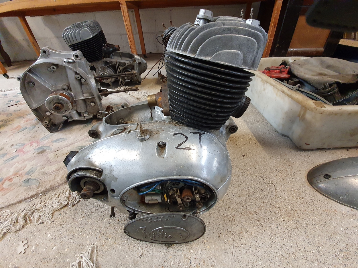 A Villiers Type 2T 250 cc engine, serial number 638B 1953, buyers ...
