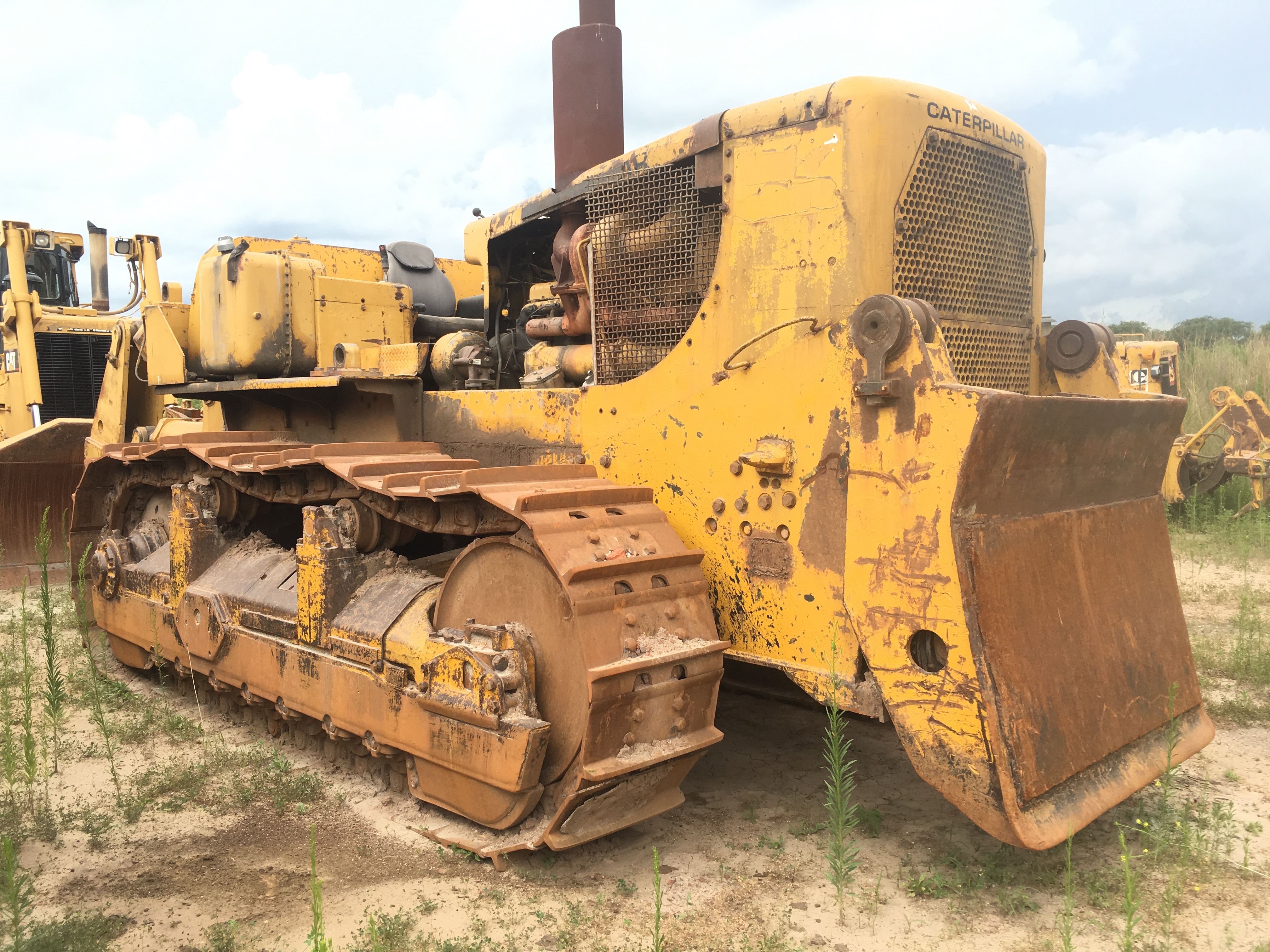 1969 Caterpillar D9G, SN: 66A7668, crawler tractor, equipped with a ...