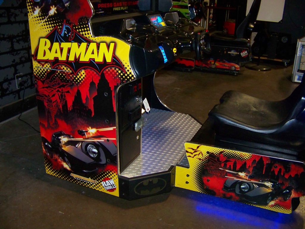 BATMAN DRIVER ACTION ARCADE GAME RAW THRILLS Item is in used condition ...