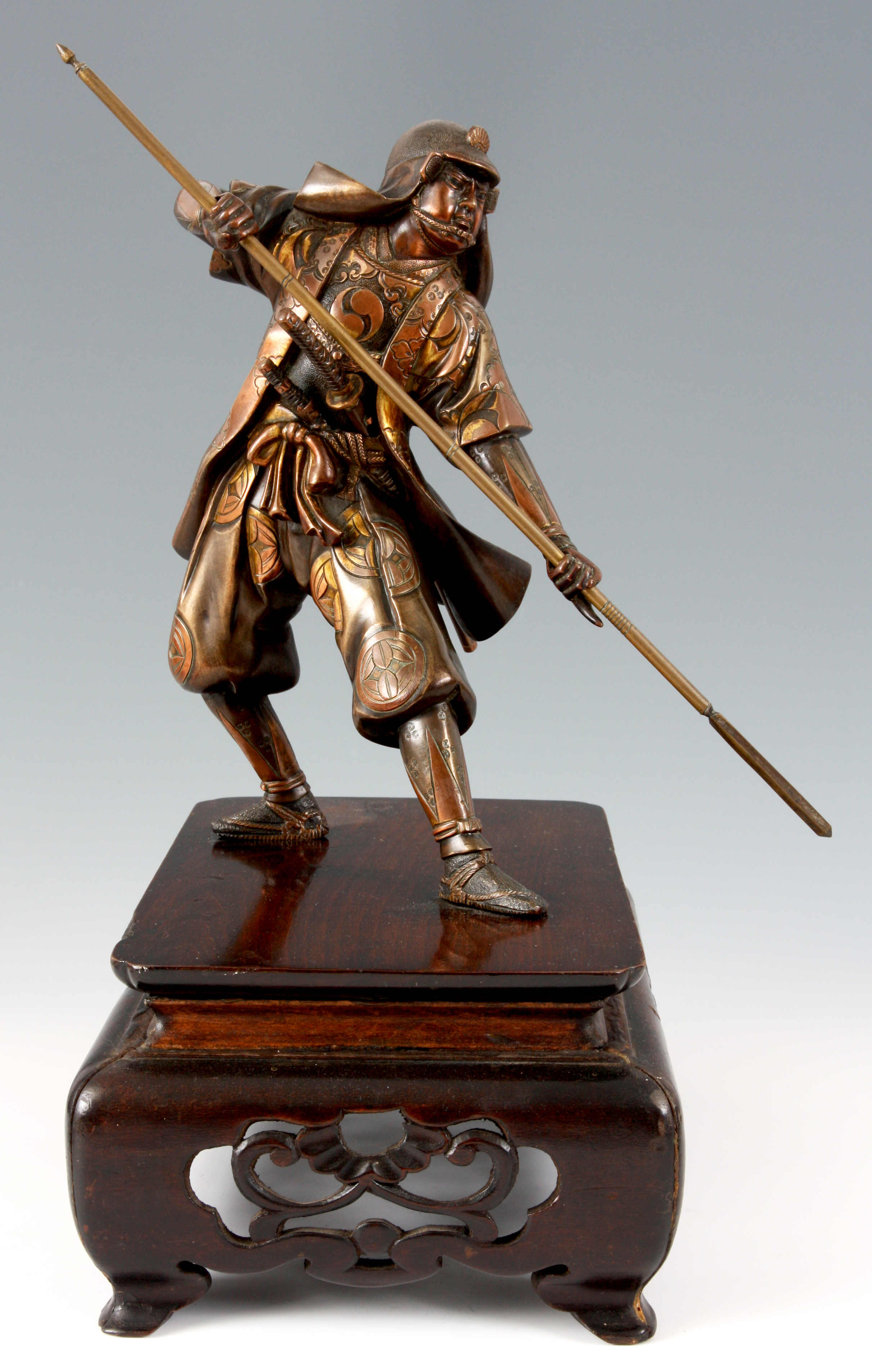A 19th CENTURY JAPANESE FIGURAL BRONZE SCULPTURE of a Samurai warrior ...